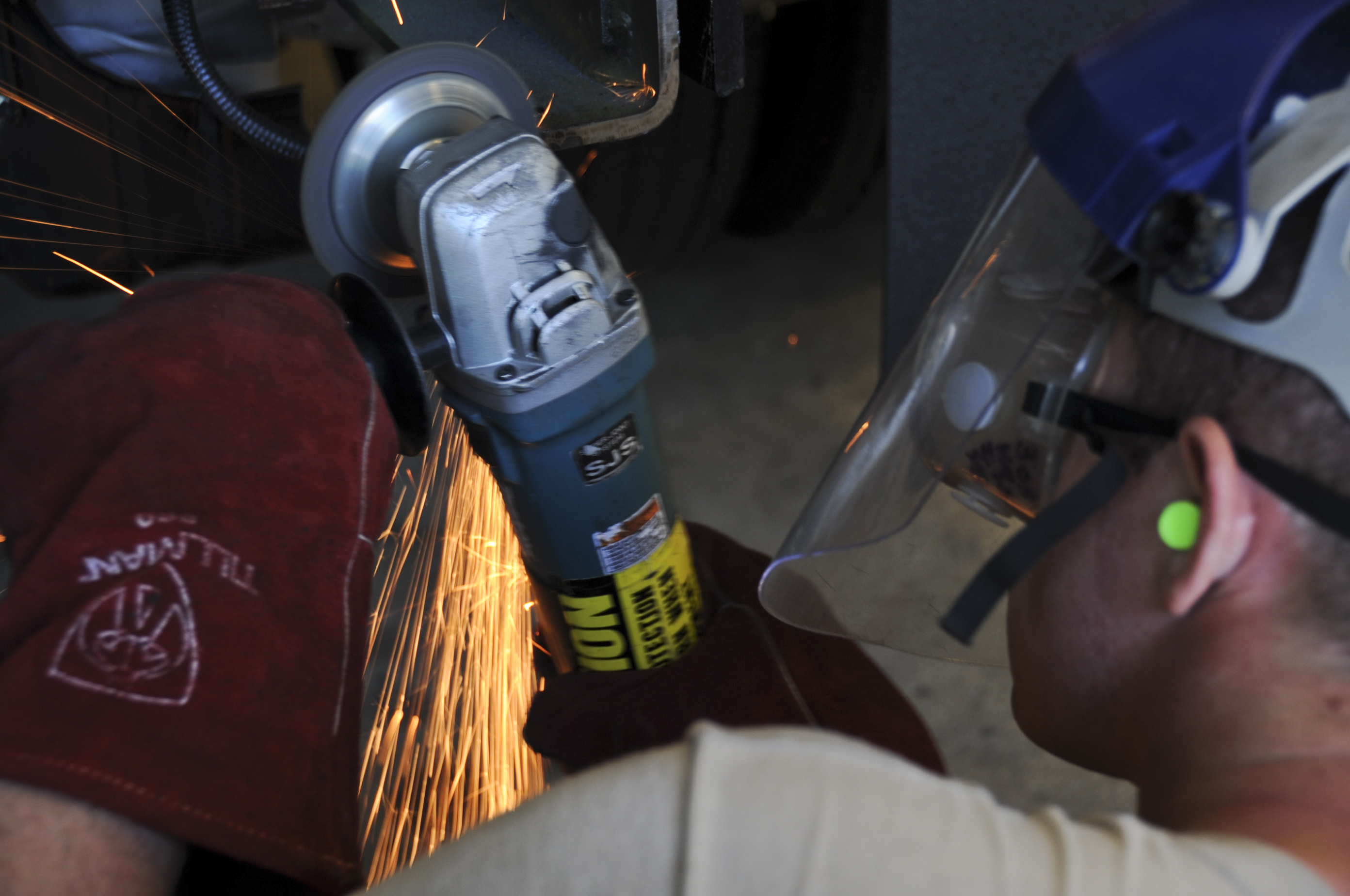 It's all in a day's work: vehicle maintainers fight heat, combat cold ...