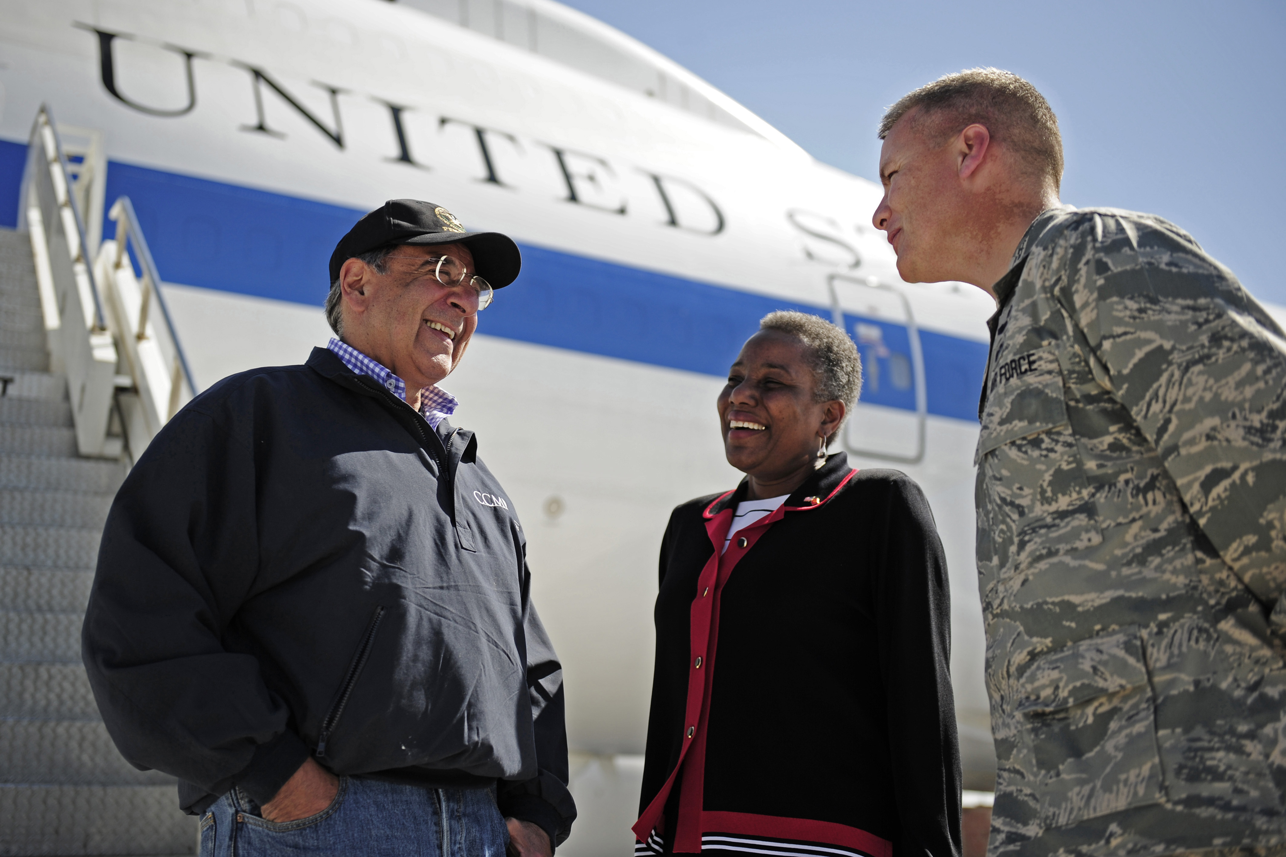 U.S. Defense Secretary Leon E. Panetta meets with U.S. Ambassador to ...