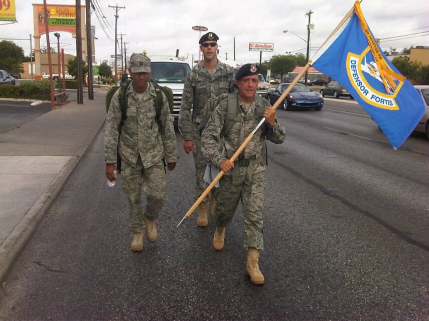 Security forces members begin march to Ground Zero > United States ...