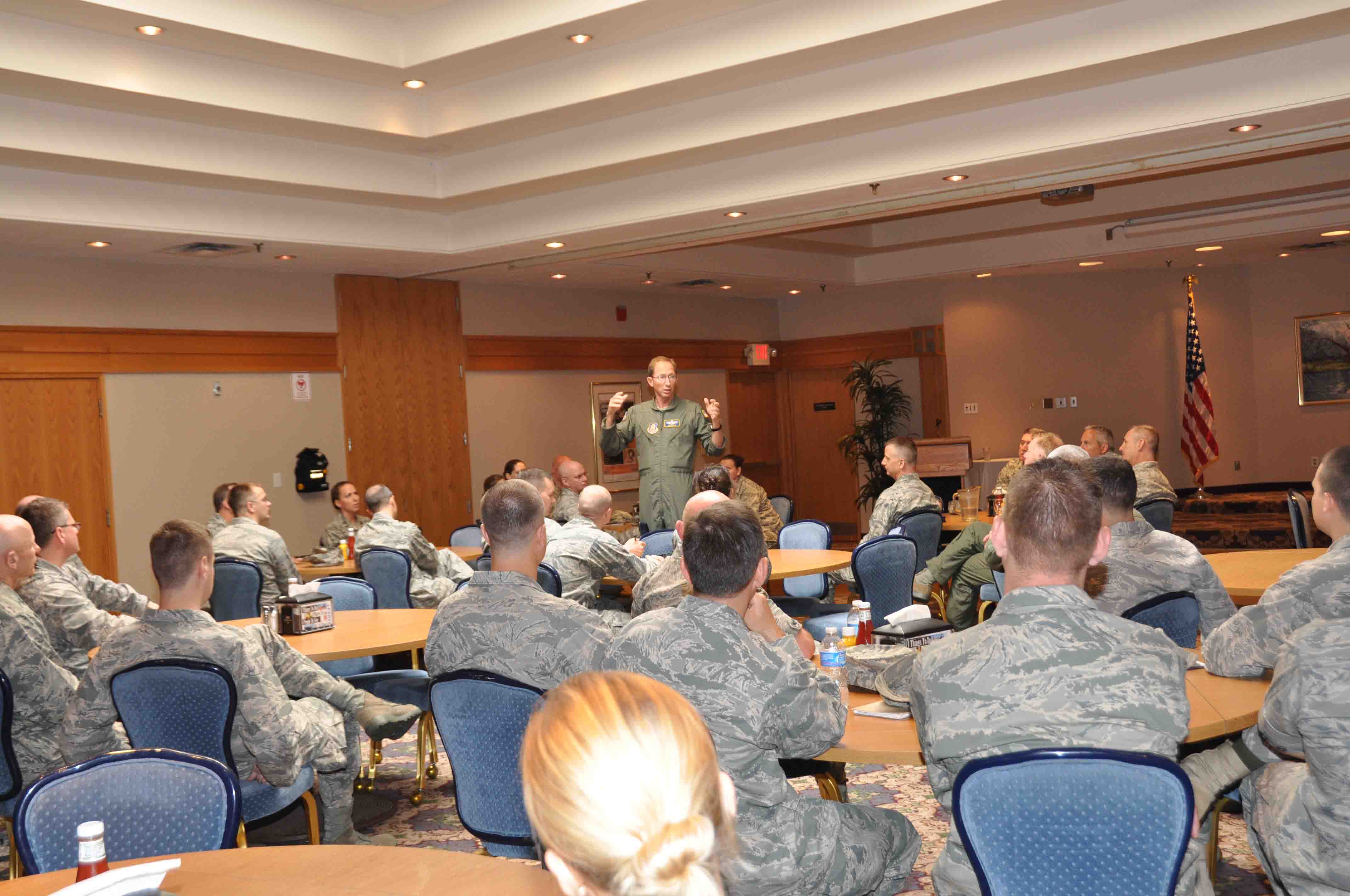 Maj. Gen. and Mrs. Rubeor visit > Minneapolis-St Paul Air Reserve ...