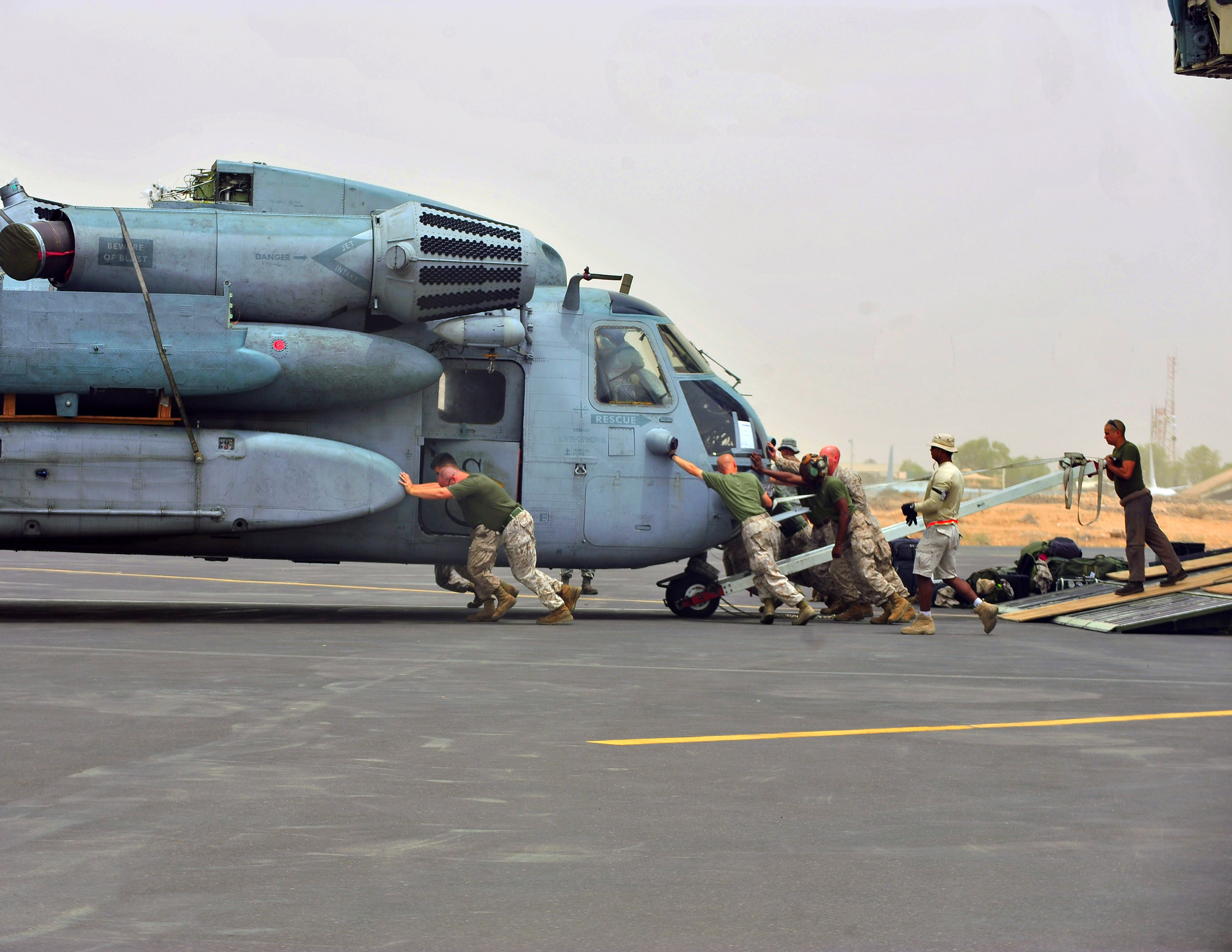 Heavy lift for a heavy lifter > Air Force Reserve Command > News Article