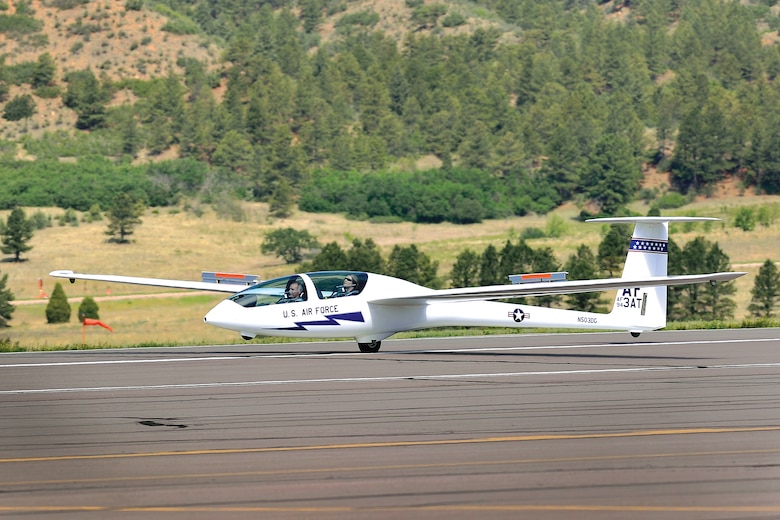 End of an era for Academy's gliders > U.S. Air Force > Article Display
