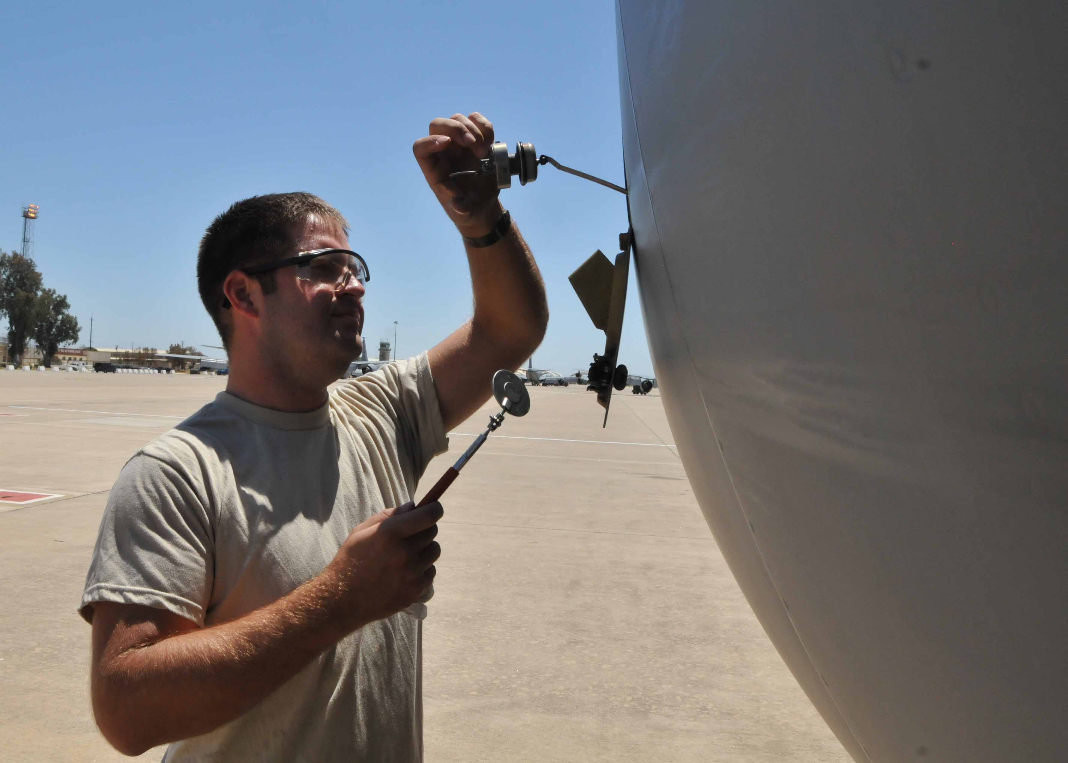 Post-Flight Maintenance > 128th Air Refueling Wing > Article Display