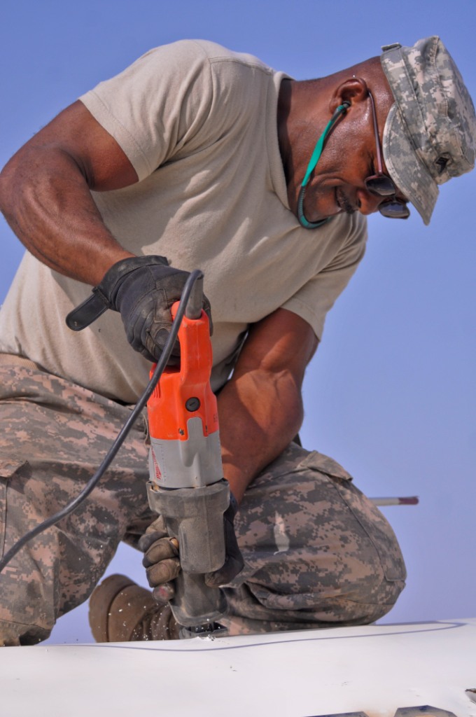 Soldiers and Airmen recover, dismantle damaged aircraft > U.S. Air ...
