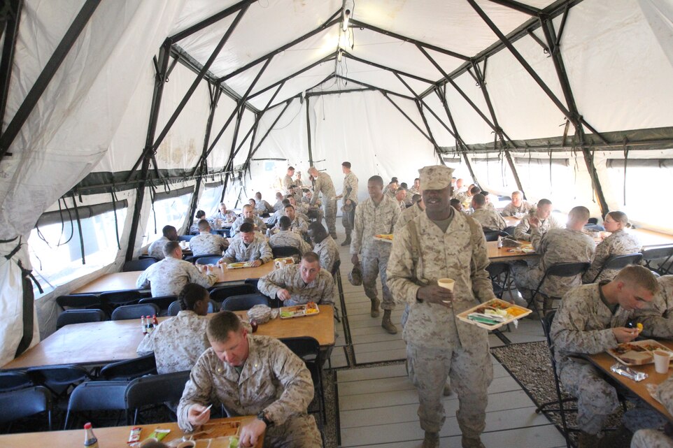 Food specialists keep Javelin Thrust moving > U.S. Marine Corps Forces ...