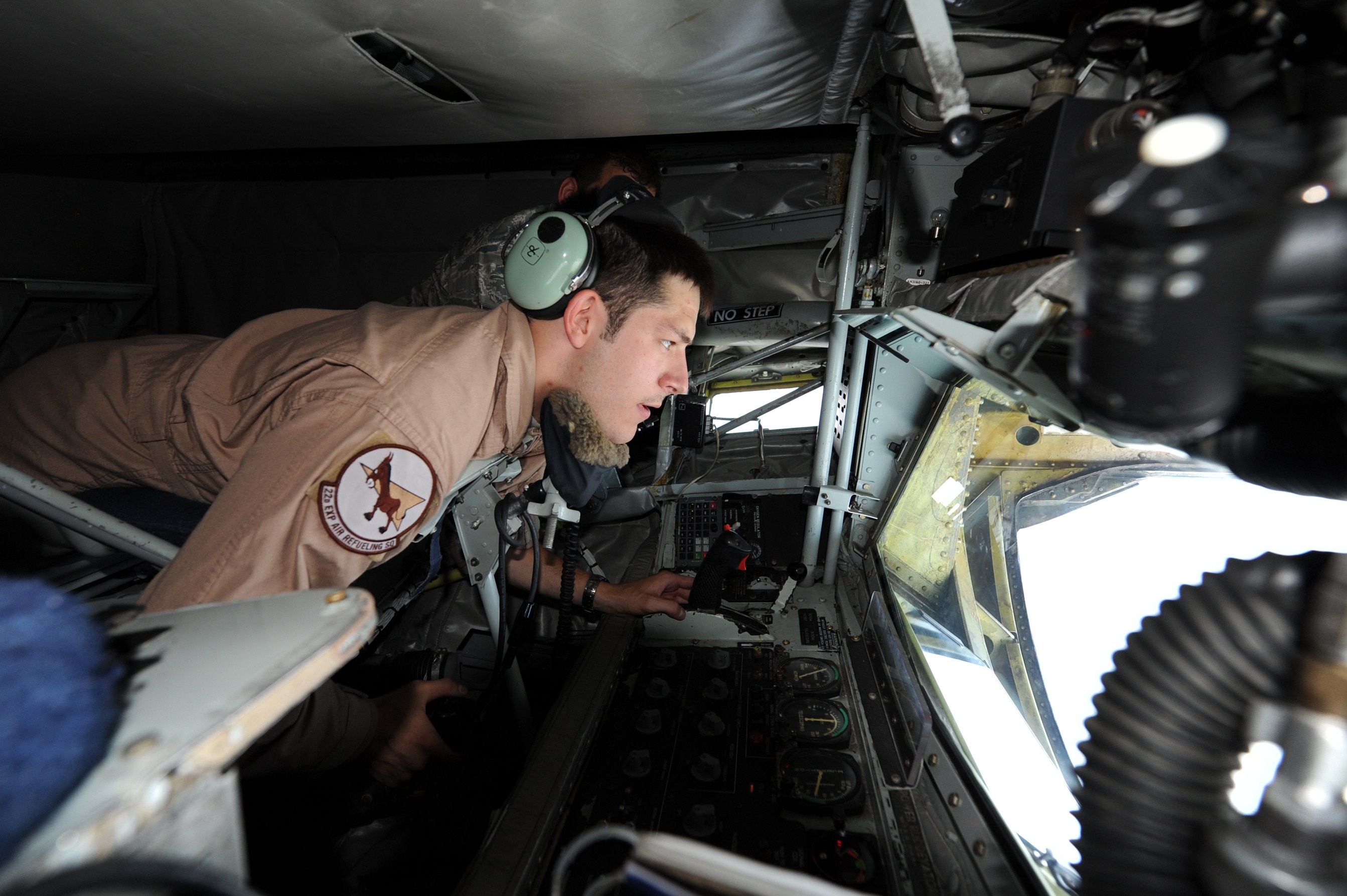 Transit Center star performers earn KC-135 incentive flight > U.S. Air ...