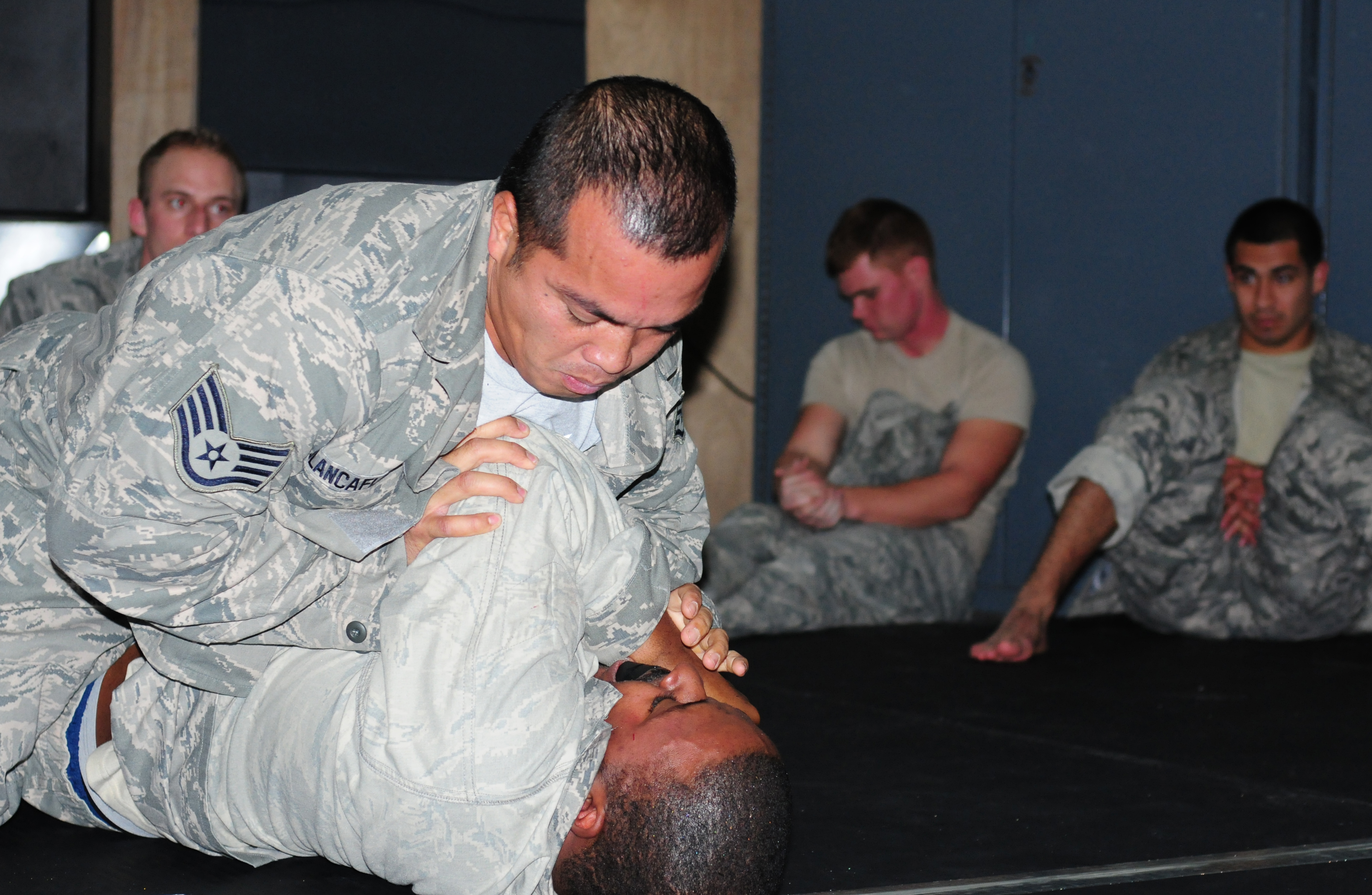Joint combatives training brings Airmen, Soldiers together > U.S. Air ...