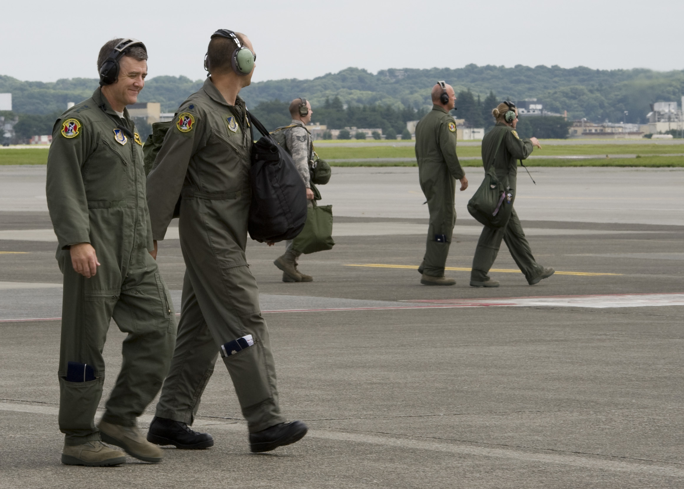 USFJ, 5th AF commander visits 374th AW, recognizes top performers ...