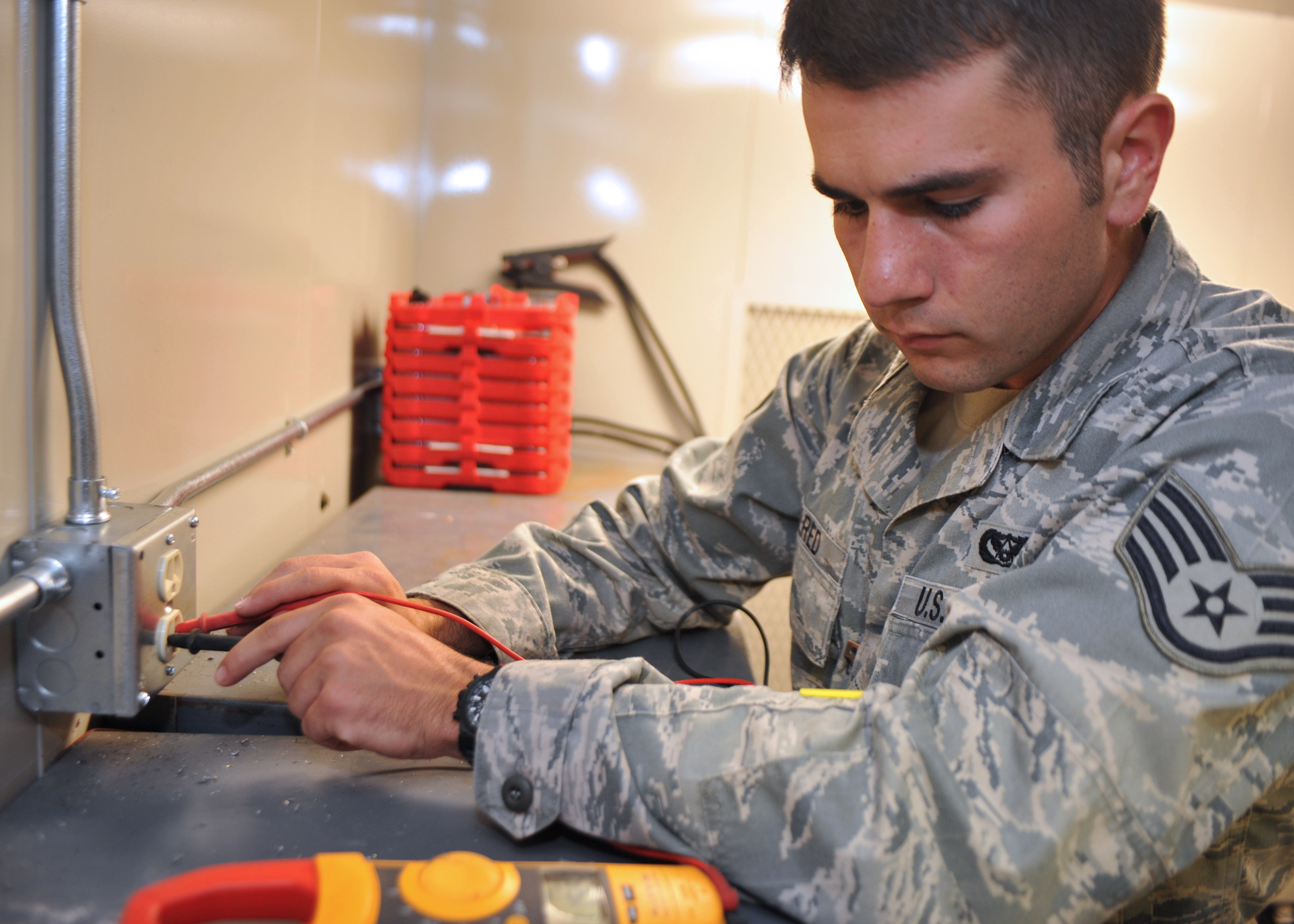 92nd CES electric shop