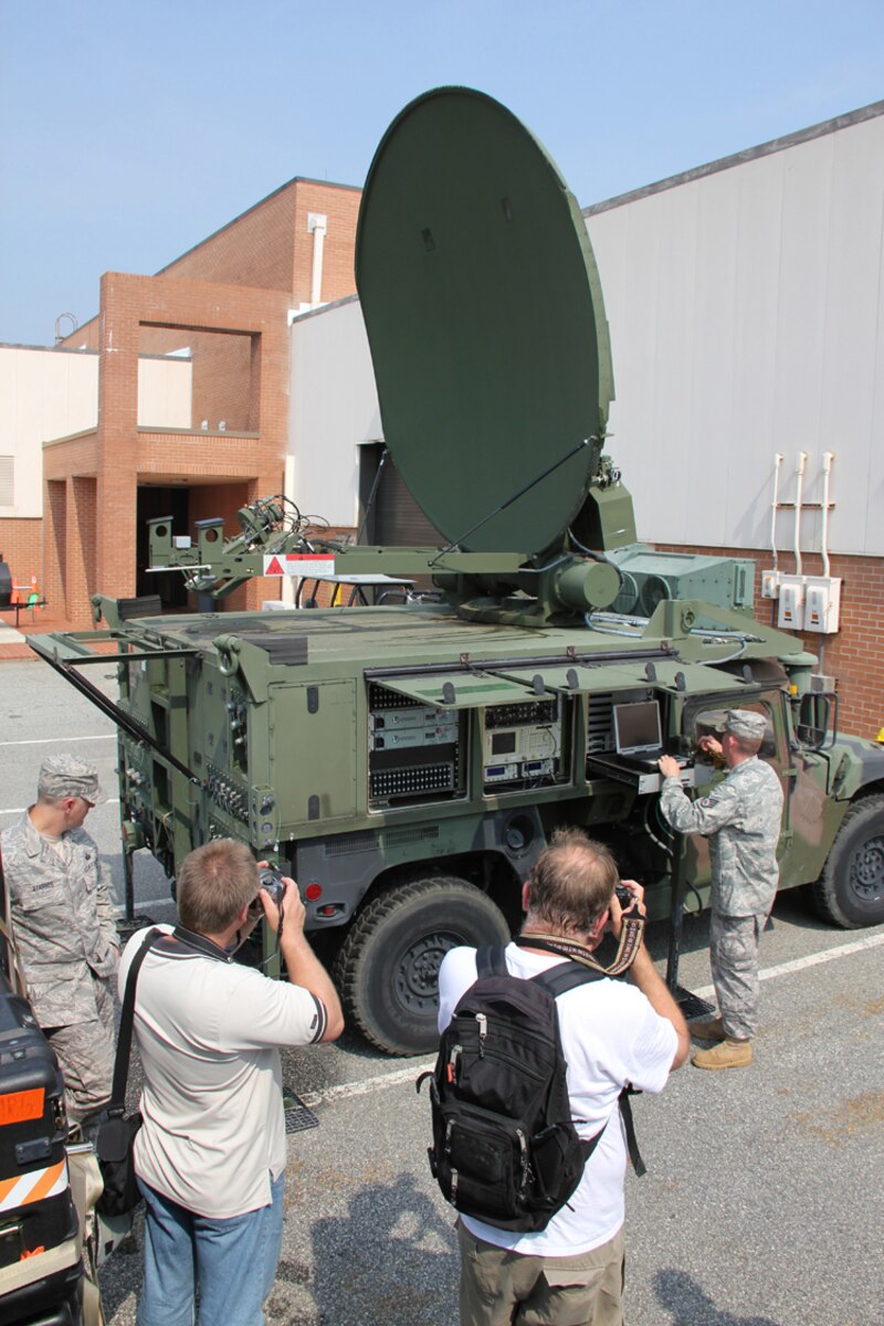 Visiting team gets inside look at the art of combat communications ...