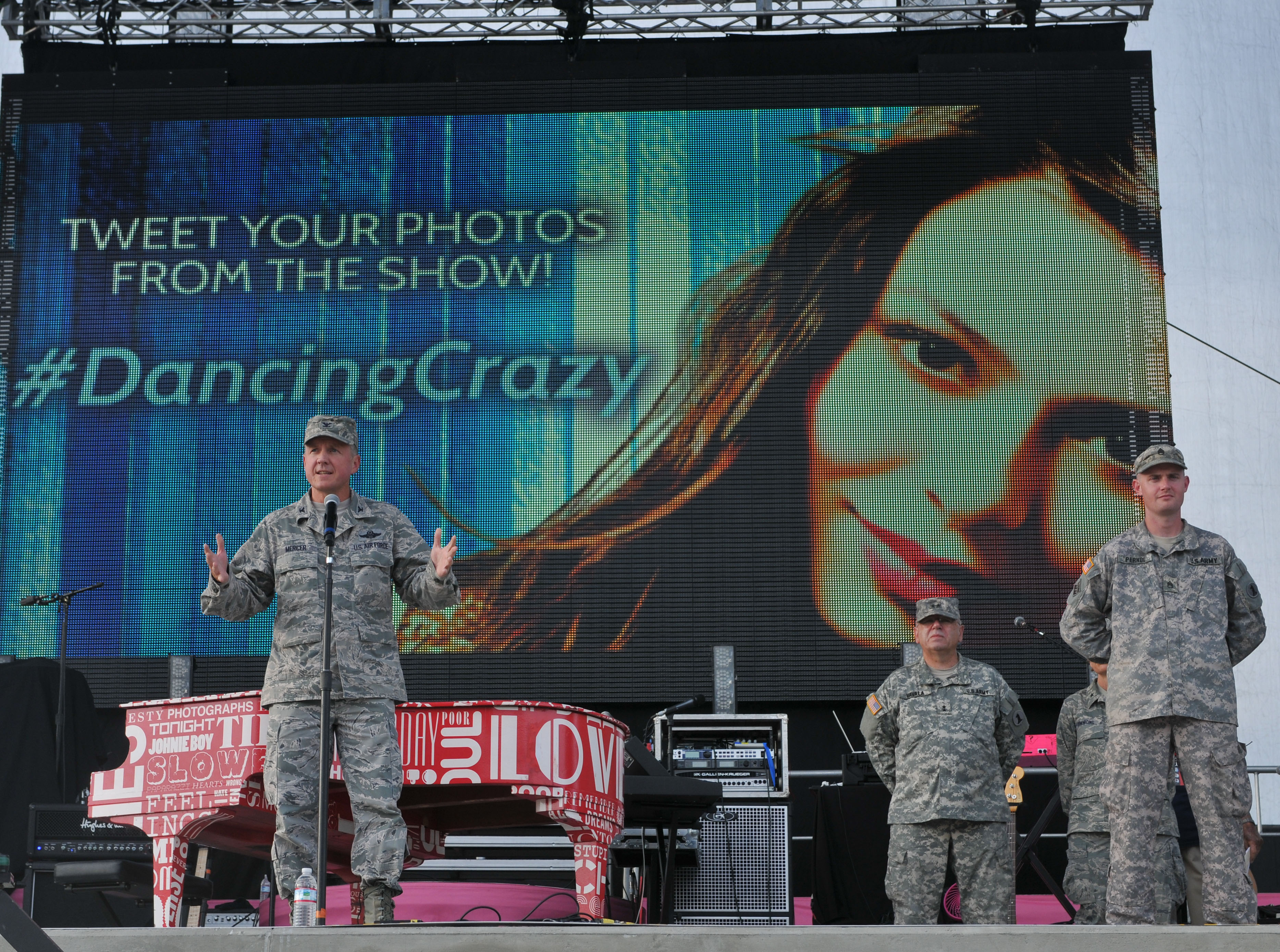 State Fair Fun: Commanders set stage for iCarly > 512th Airlift Wing ...