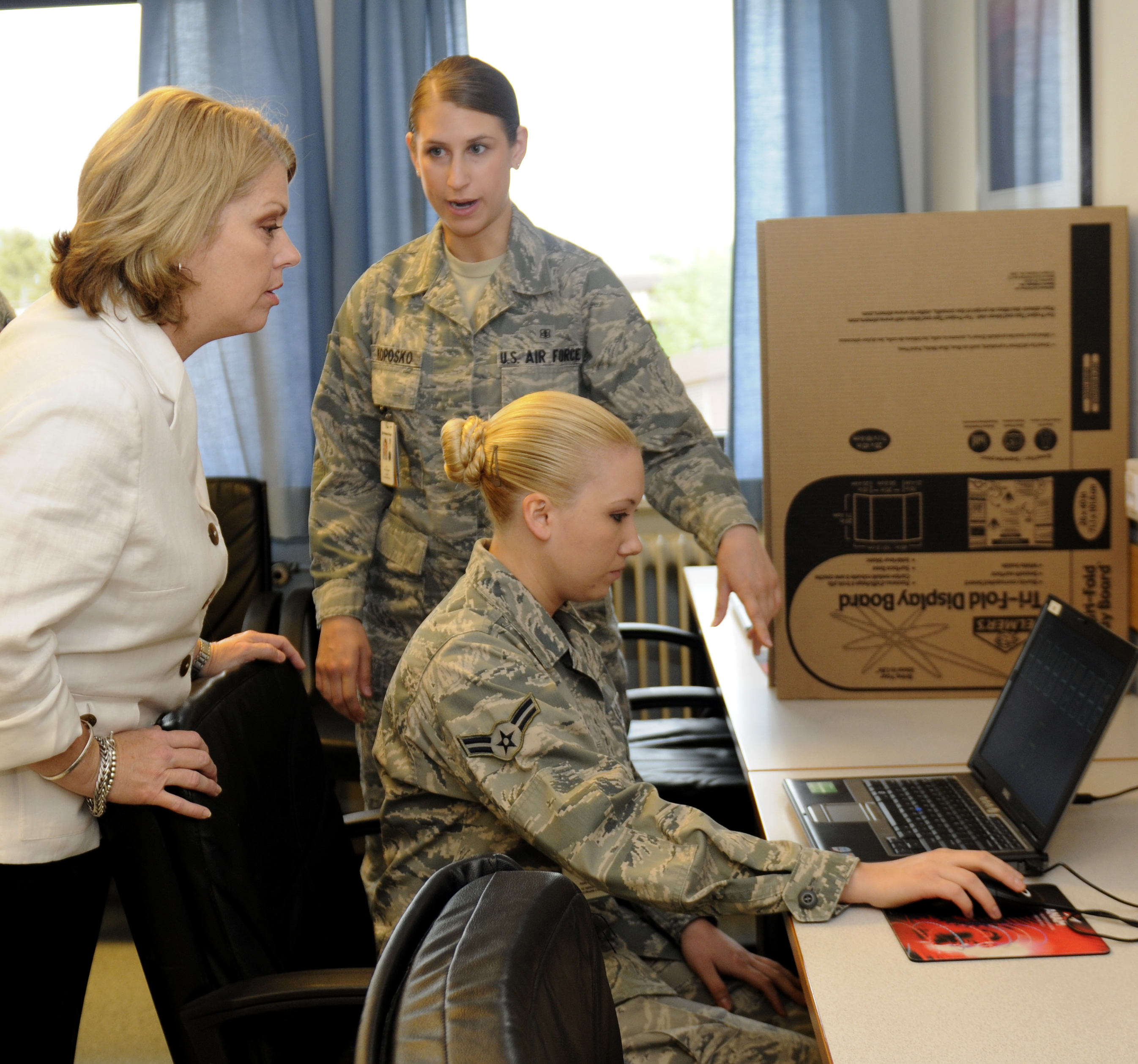 3rd Air Force commander, wife visit Spangdahlem > U.S. Air Forces in ...