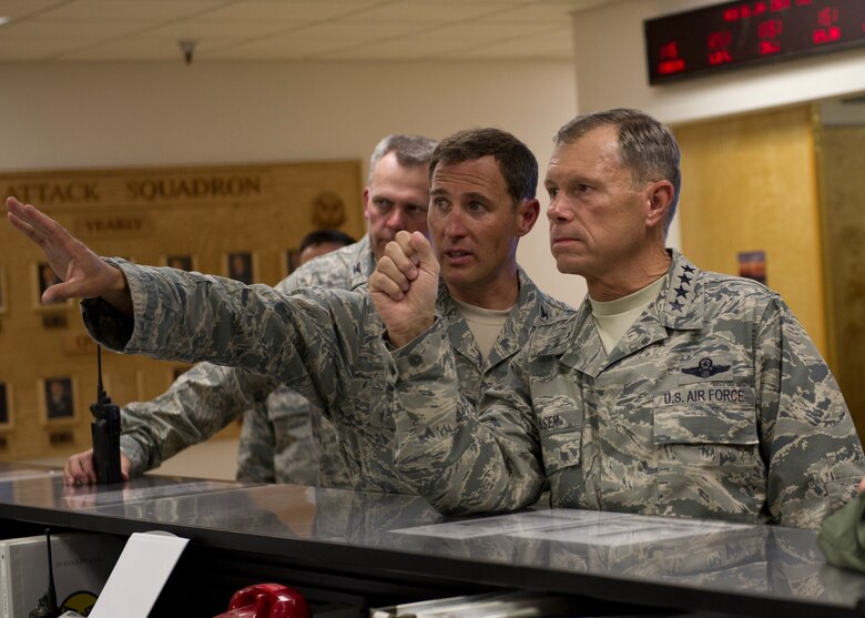 ACC commander stops by Holloman > Holloman Air Force Base > Article Display
