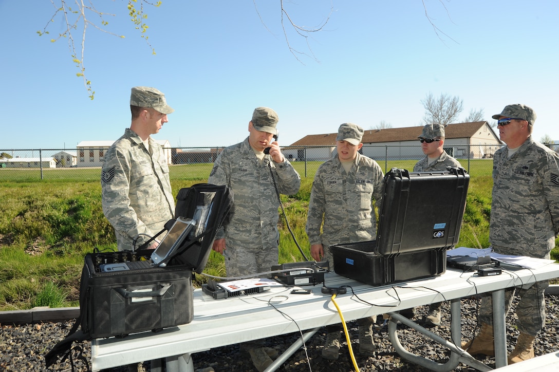 COMM trains with "fly away kit"