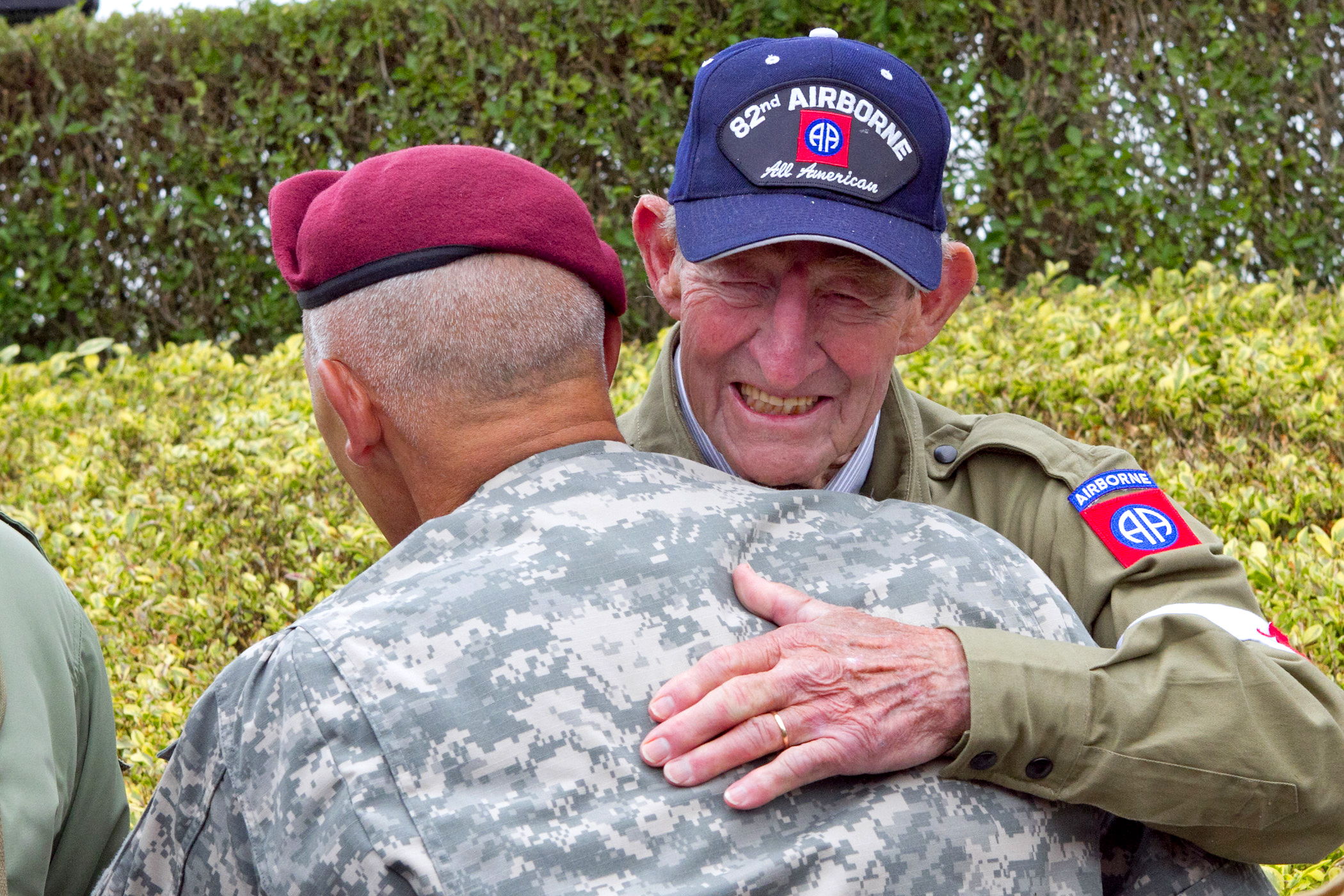 World War II veteran U.S. Army paratrooper and medic Fred Morgan ...
