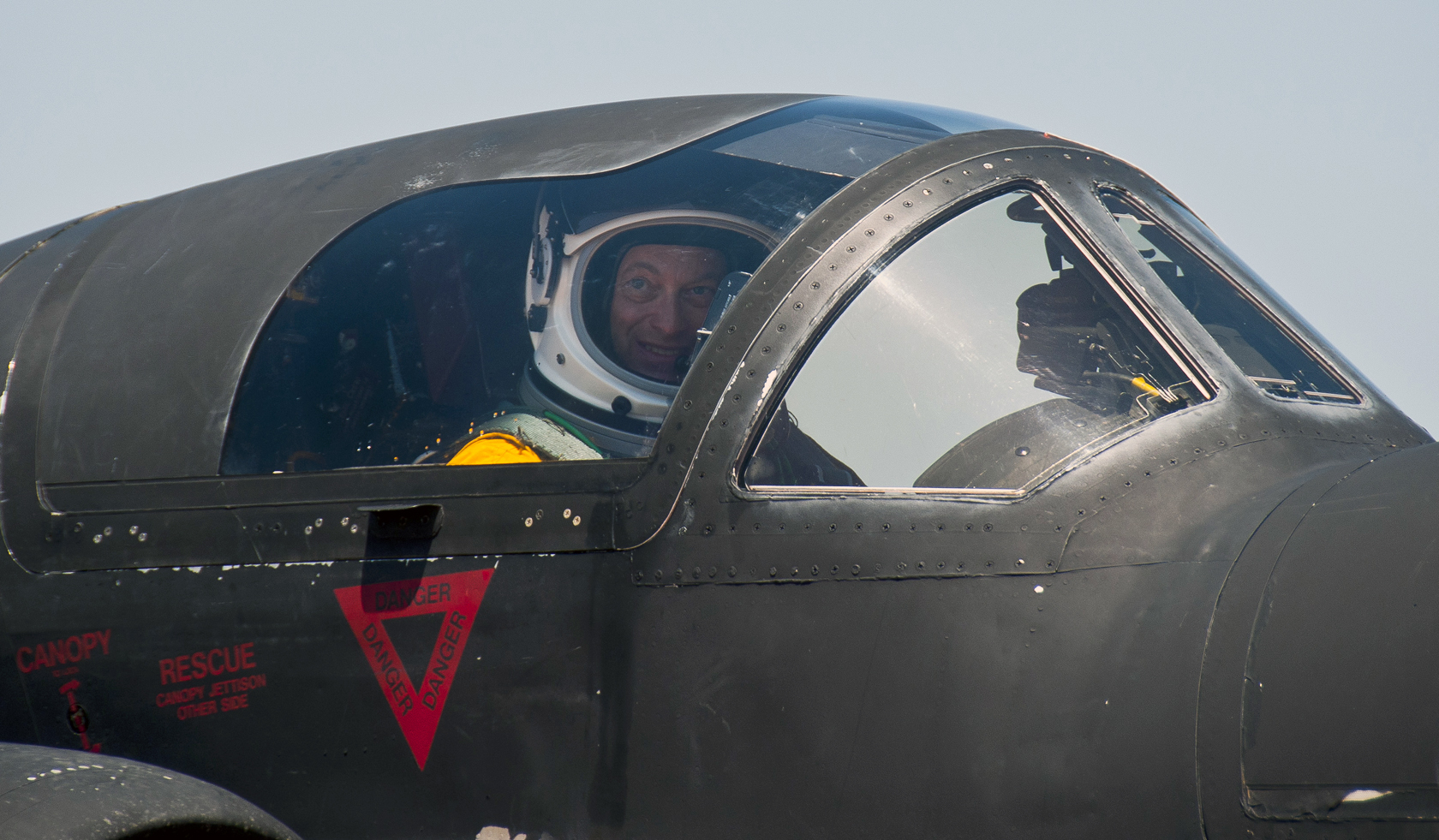 'Lt. Dan' flies high > Air Force > Article Display