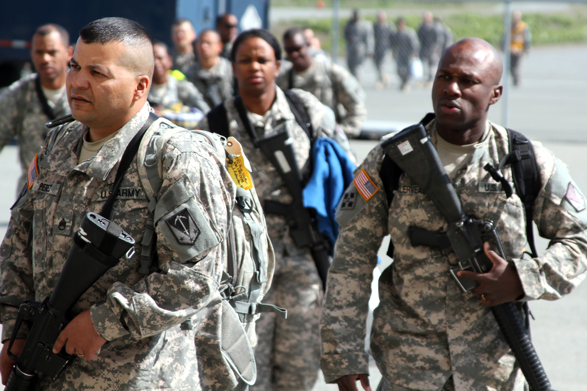 Welcome Home Soldiers Of Headquarters 17th Cssb Return Following
