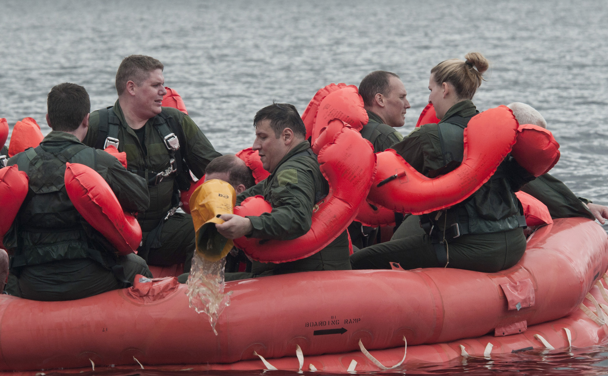 Photo essay: Guardsmen participate in water survival training > Air ...