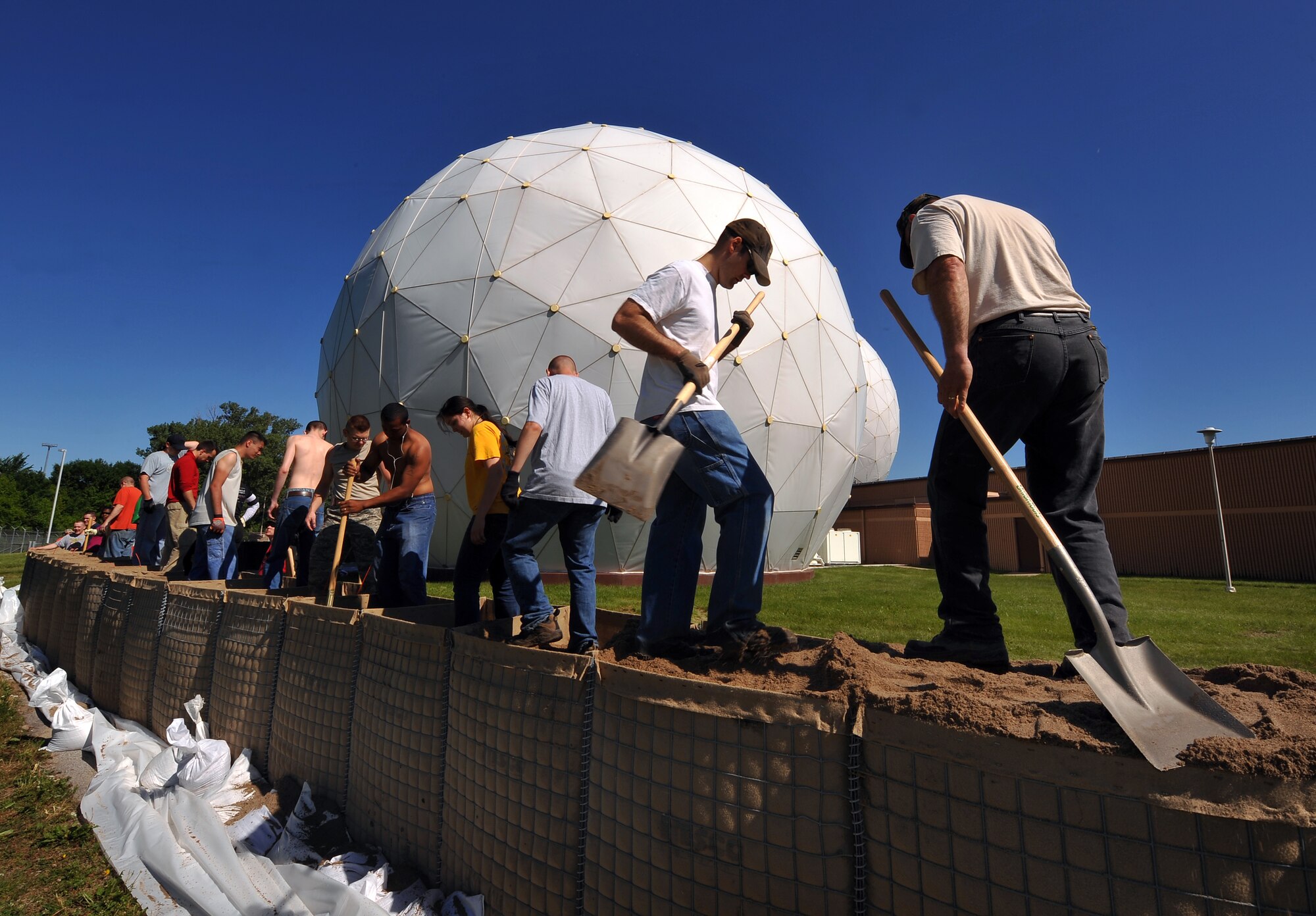 Team Offutt members prepare base for possible flood > Offutt Air Force ...