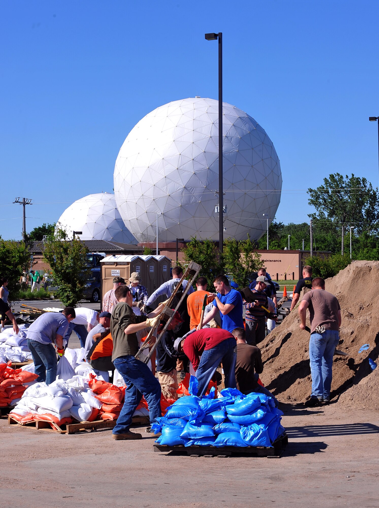 Team Offutt members prepare base for possible flood > Offutt Air Force ...