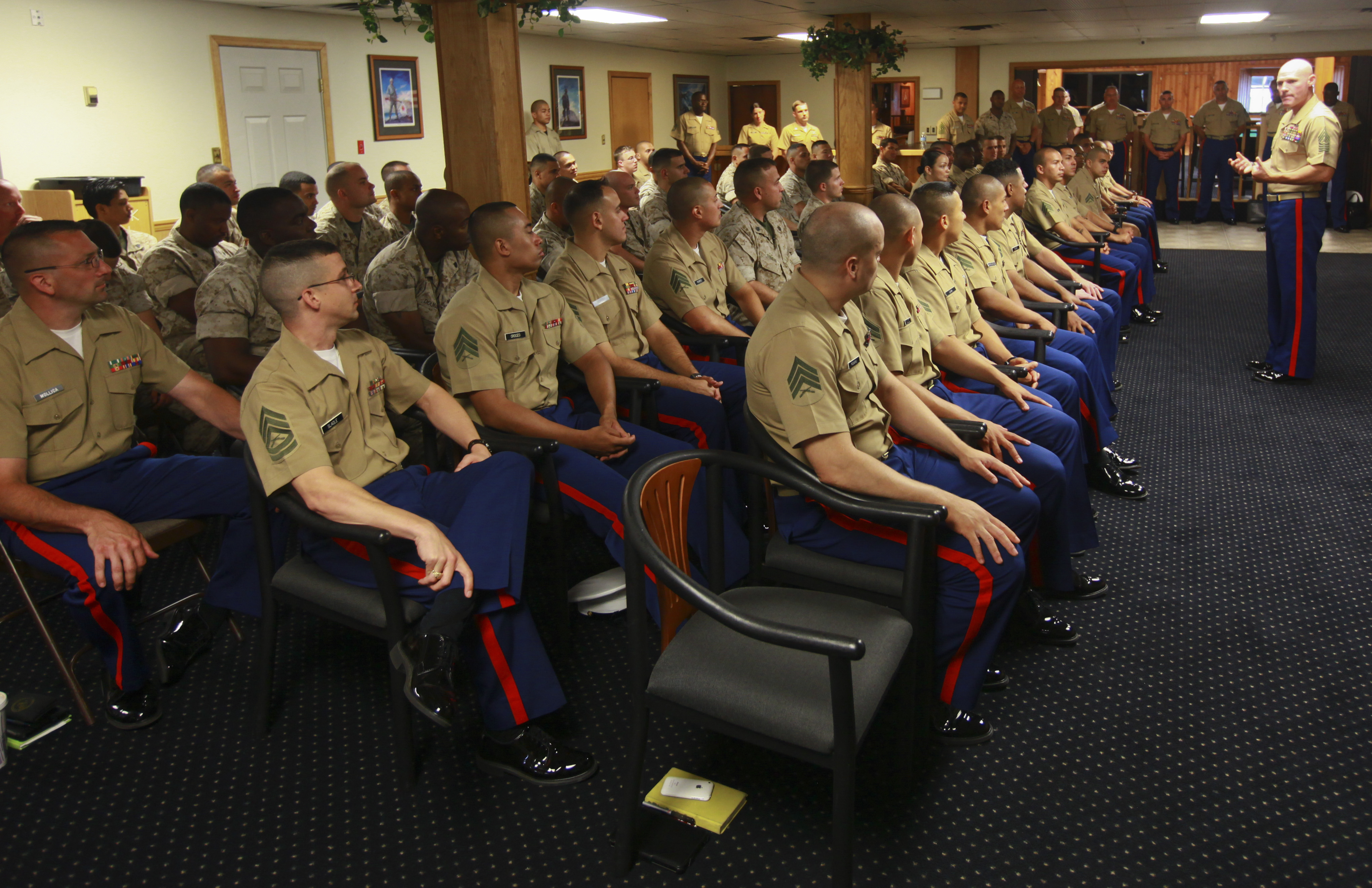 Top enlisted Marine visits 1st Marine Corps District > Marine Corps ...