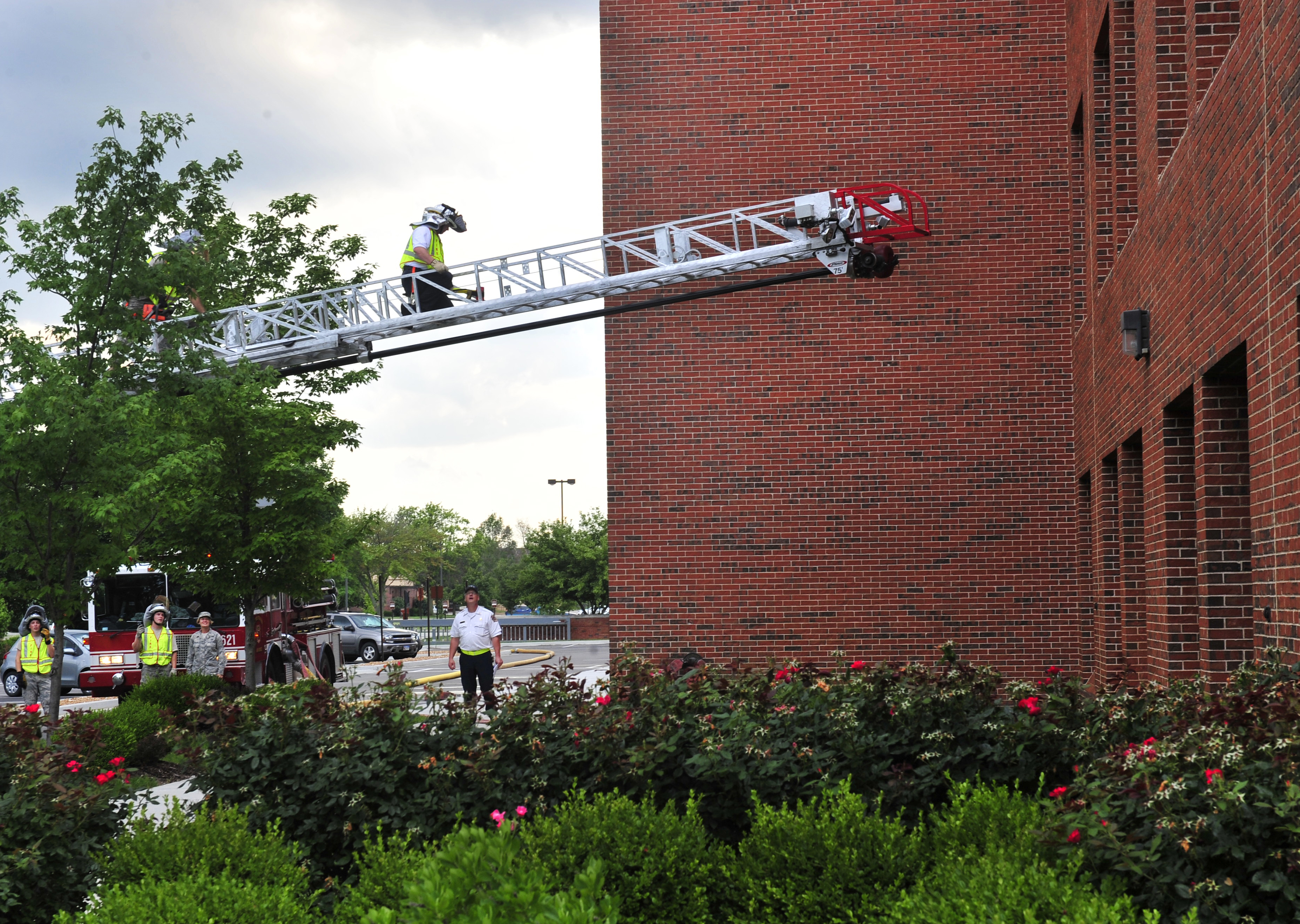 Scott firefighters train with local departments > Scott Air Force Base ...