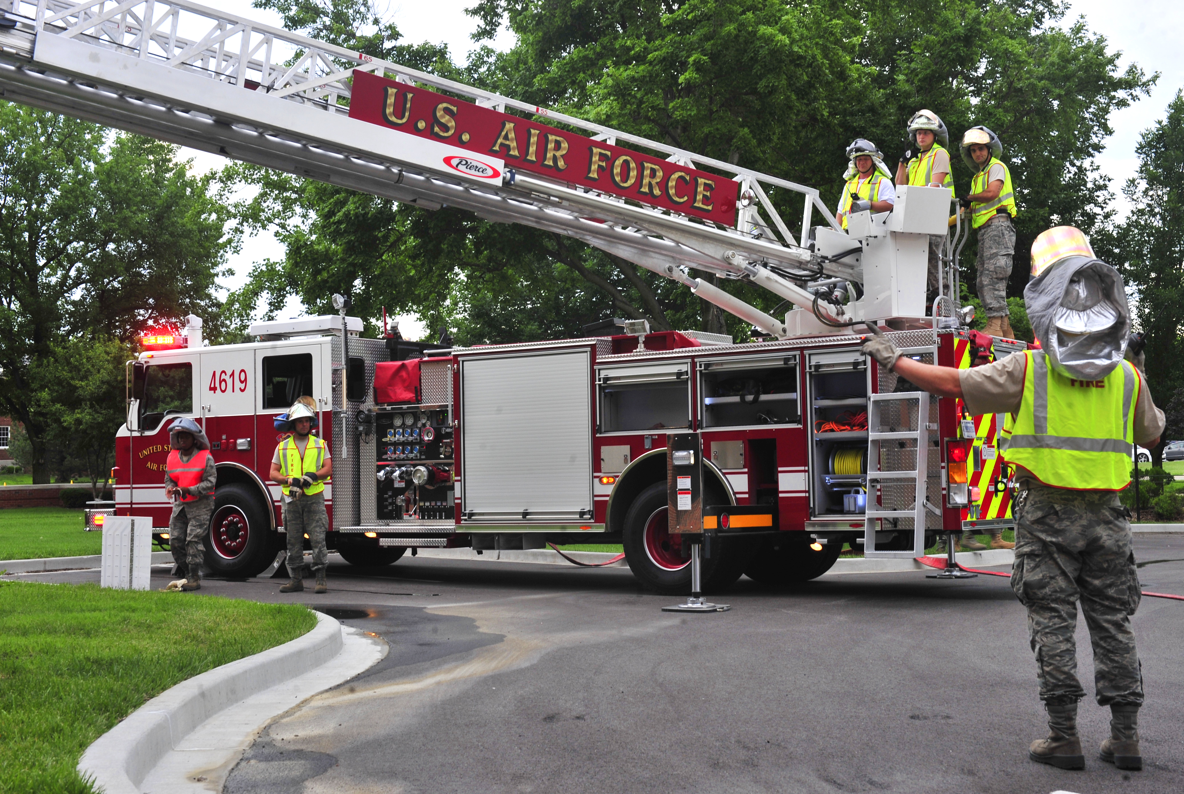 Scott firefighters train with local departments > Scott Air Force Base ...