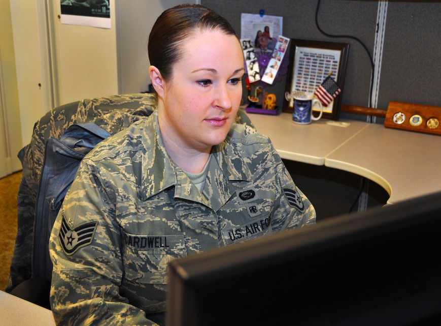 IN FOCUS: Staff Sgt. Roxanne Cardwell > United States Marine Corps ...