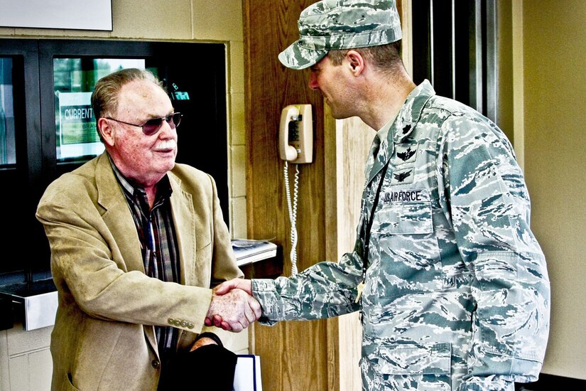 Vintage Air Force veteran visits his unit 56 years later > Joint Base ...