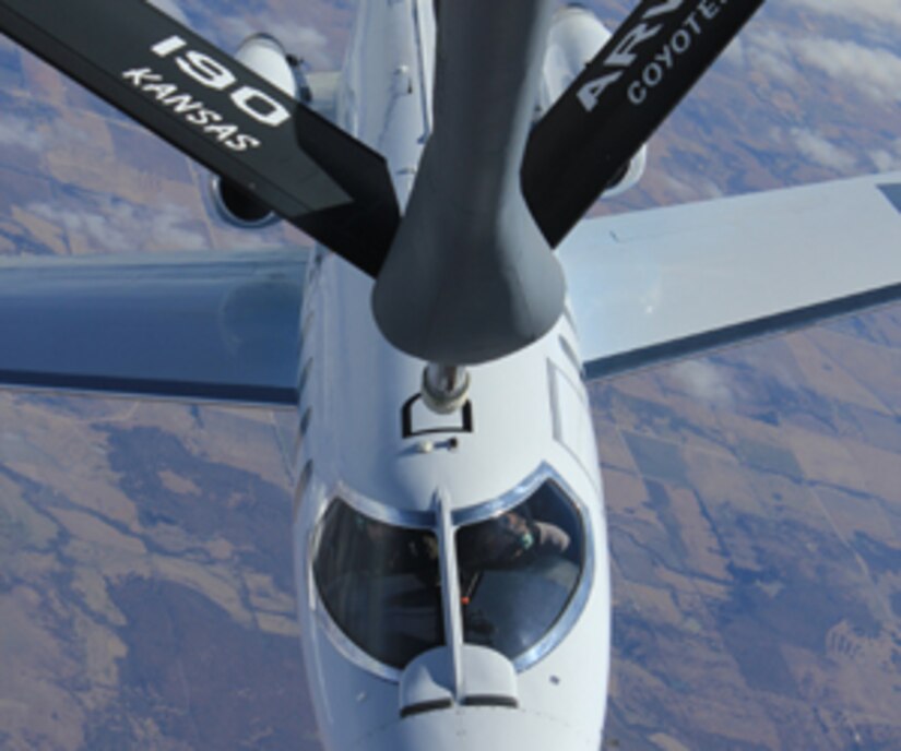 Automated air refueling may extend future reach > 190th Air Refueling ...