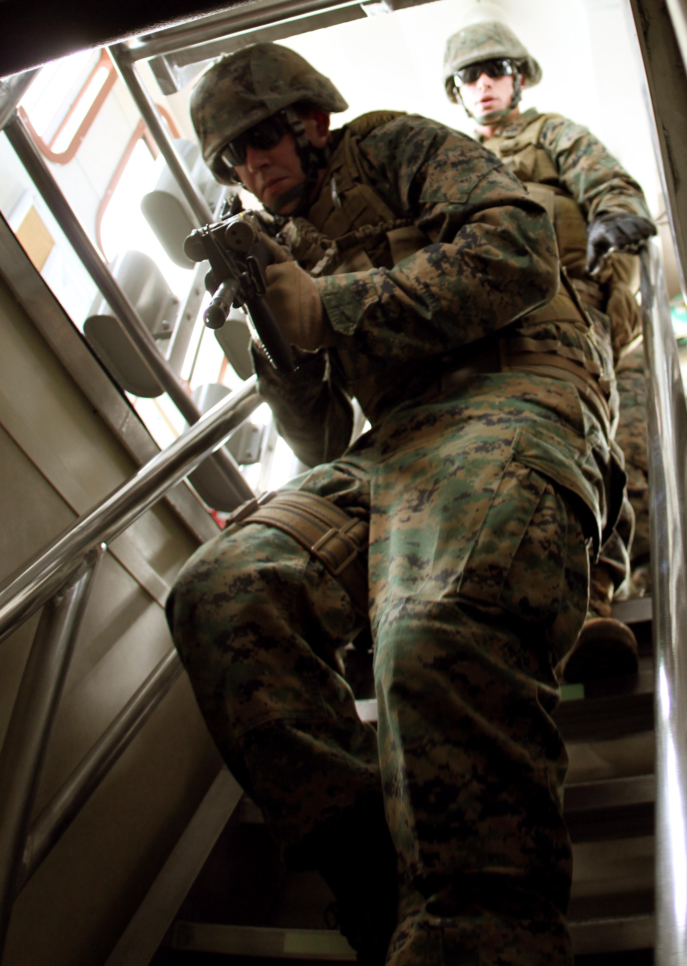Marines Train in Maritime Operations with Coast Guard > Marine Corps ...