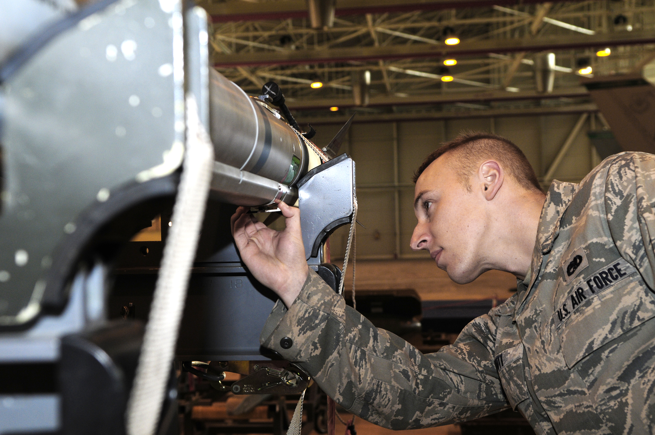 Aviano unit earns top maintenance award > Air Force > Article Display