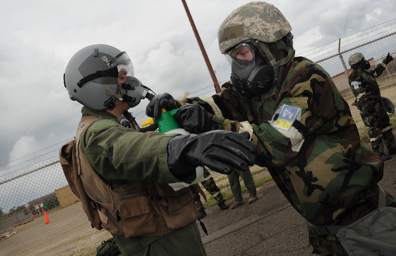 Airmen practice MOPP levels at Base Y > 15th Wing > Article Display