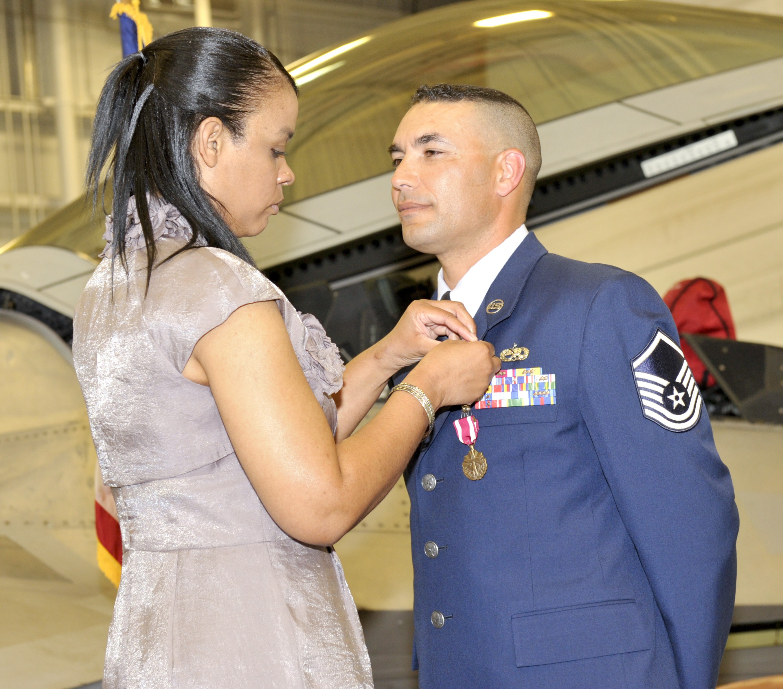 Airman sees birth of F-22, retires after 12 years with jet > Tyndall ...