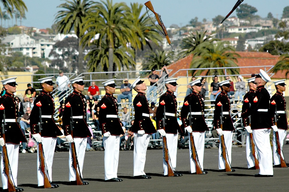 Ceremonial rifles soar for San Diego > United States Marine Corps ...