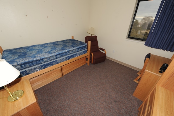 Airmen receive new dorm furniture > Mountain Home Air Force Base ...