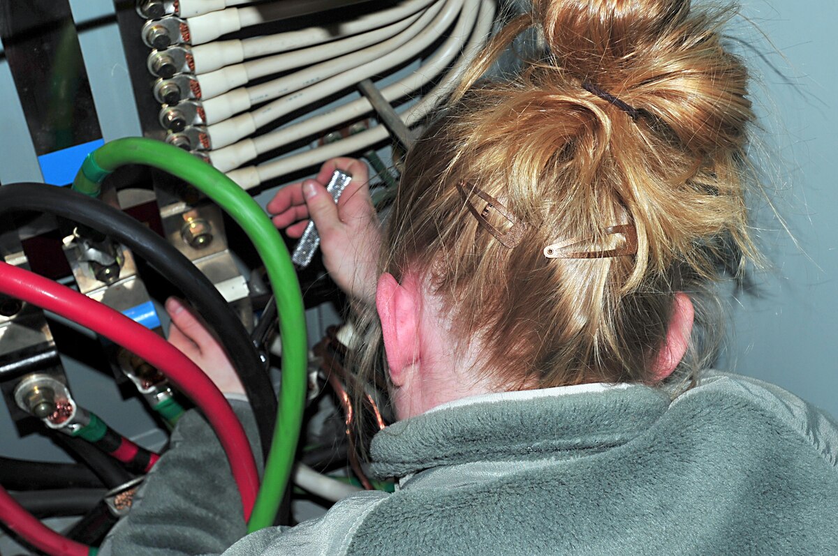 Generators installed at Misawa Inn > Misawa Air Base > Article Display