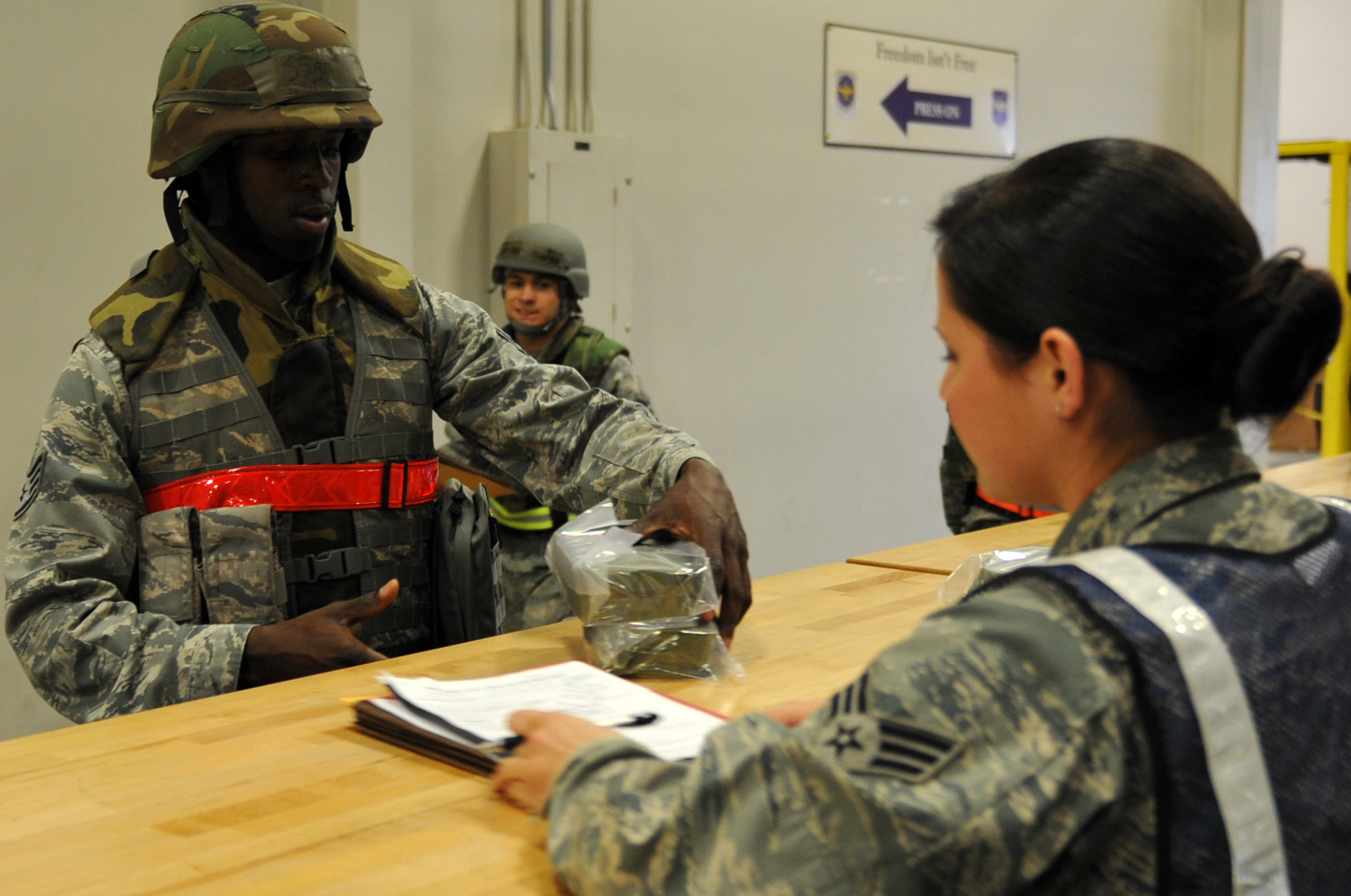 19th Airlift Wing Airmen exercise ability to deploy > Little Rock Air ...