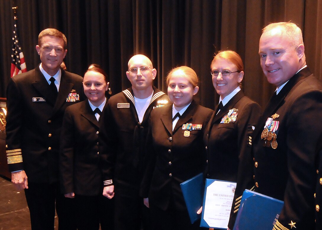 Chief of Naval Reserve awards Sailors at Navy Memorial