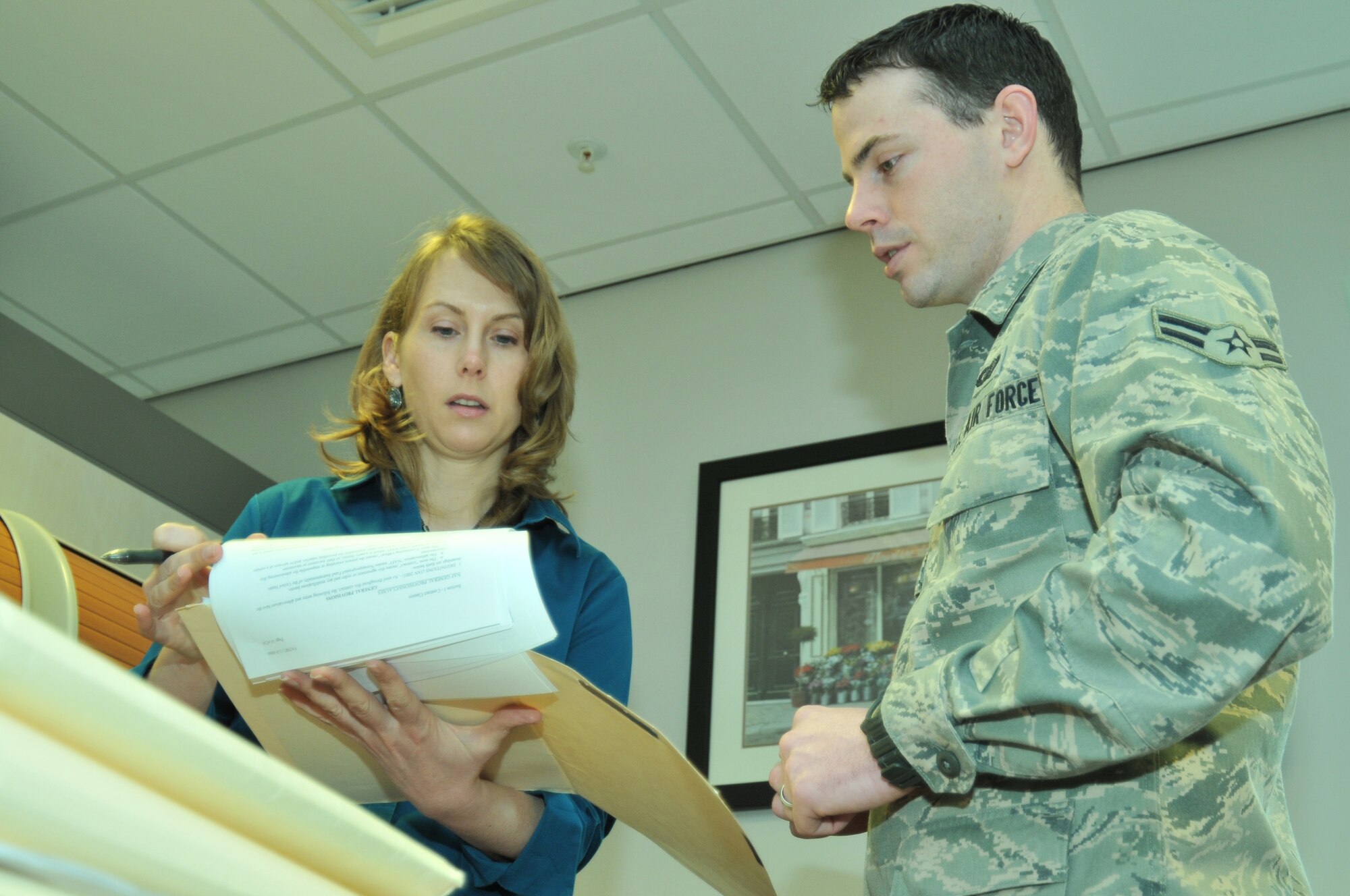 Contracting officer demonstrates 'Service Before Self' > Royal Air ...