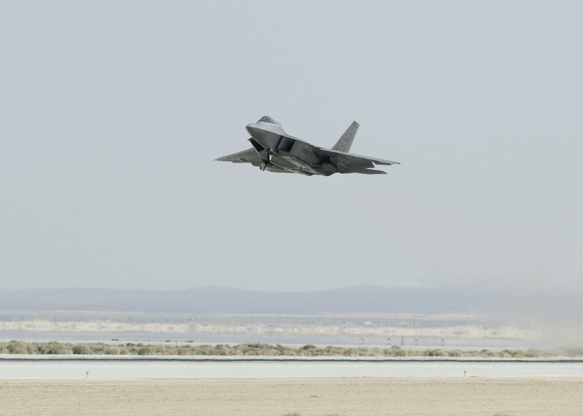 F-22 completes synthetic biofuel flight test > Air Force Materiel ...