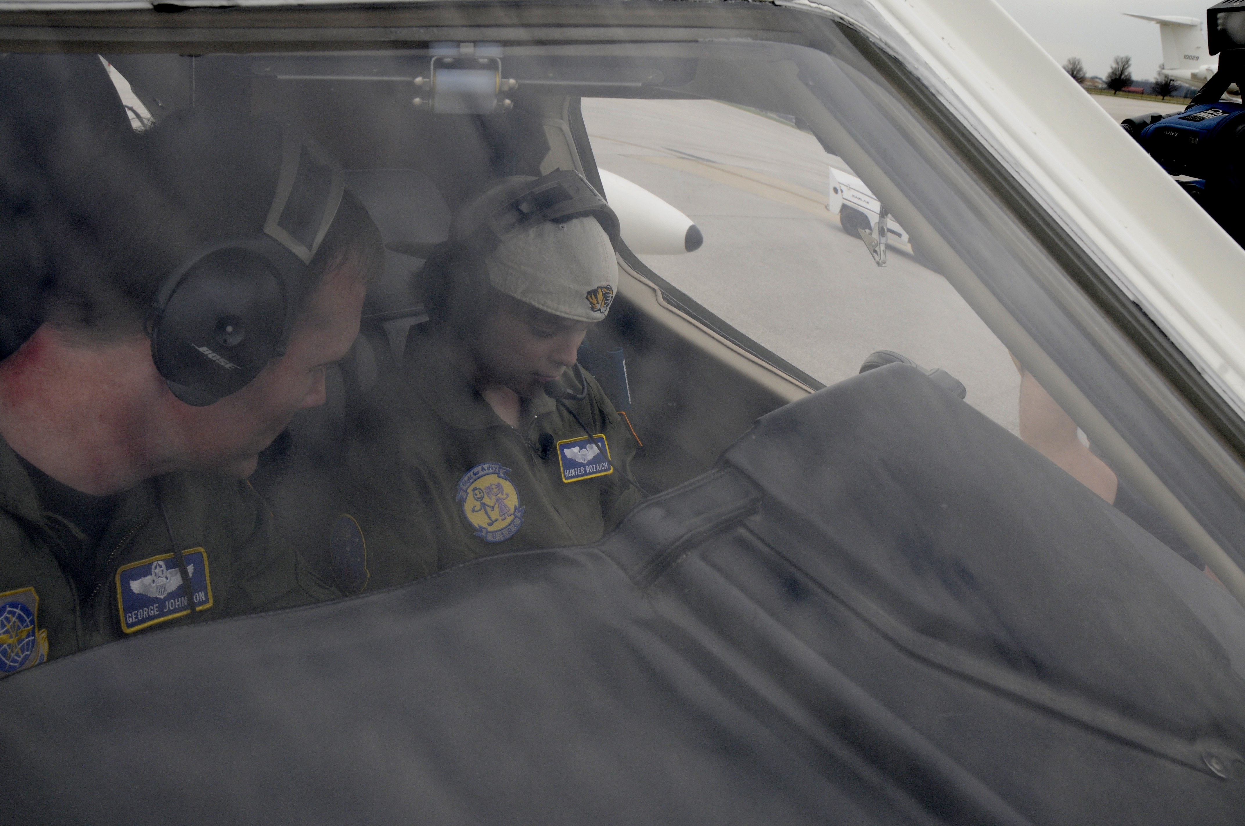 Opportunity given to teen to be pilot for a day > Scott Air Force Base ...