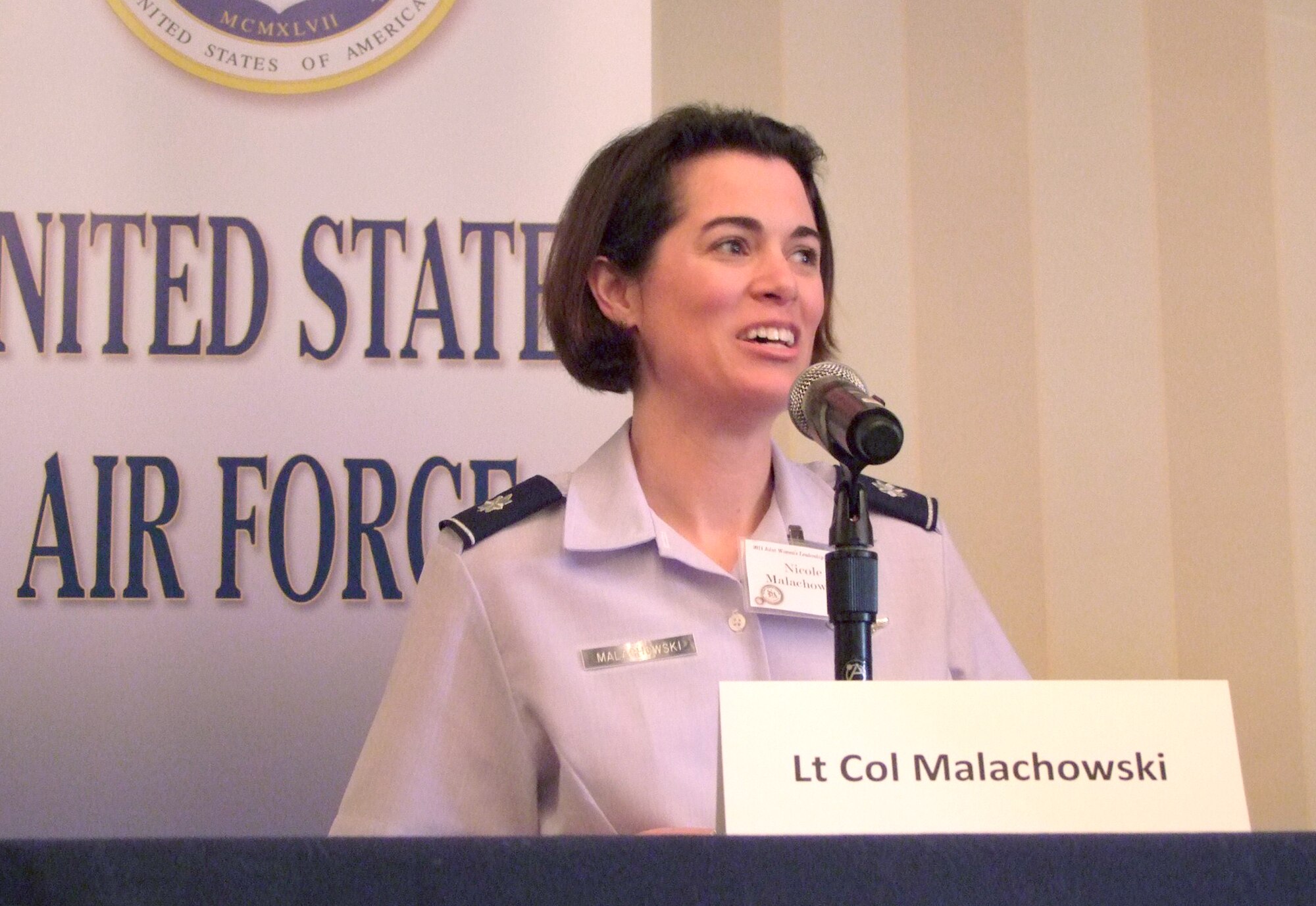Symposium celebrates contributions, diversity of military women ...