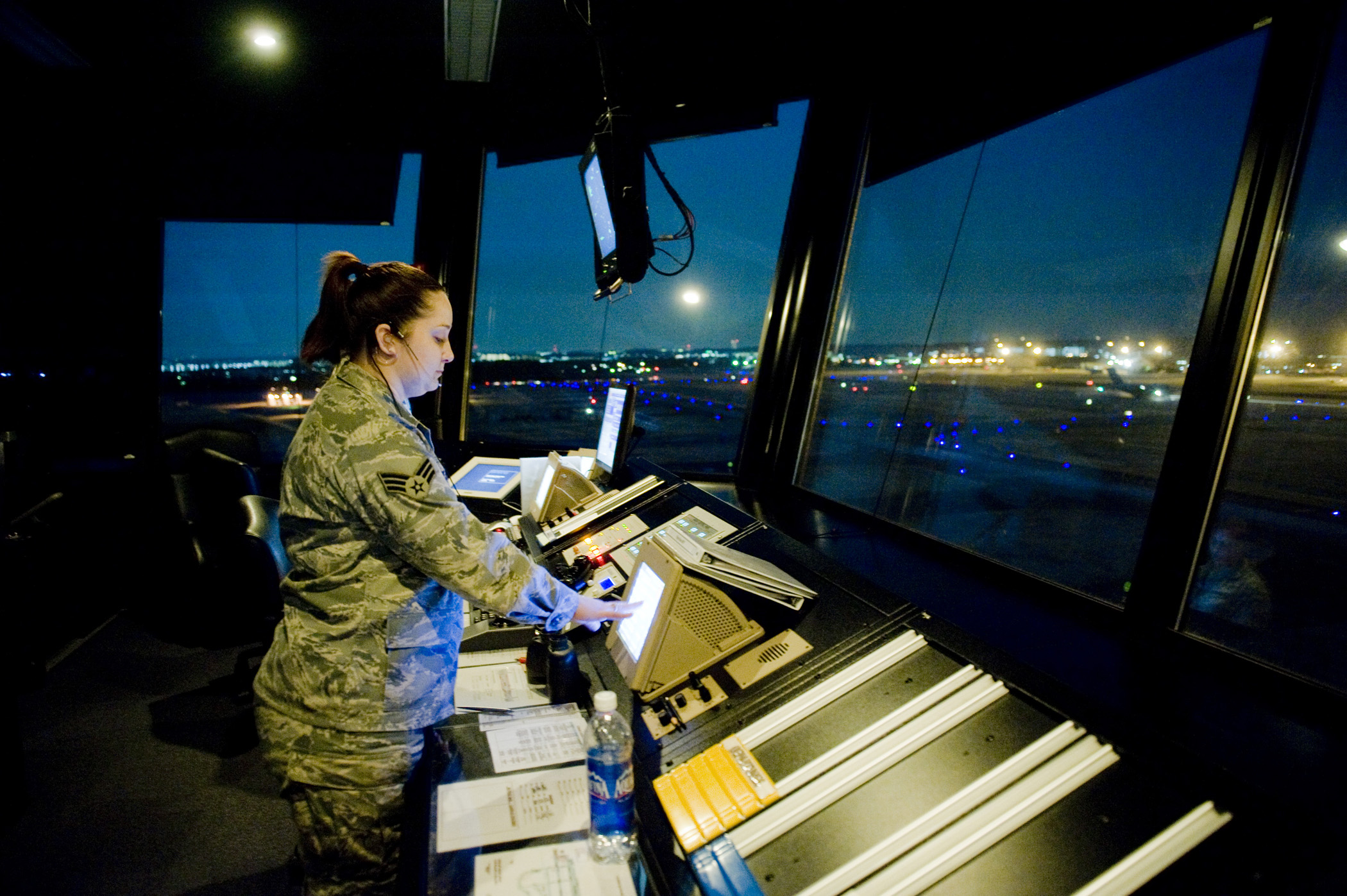Yokota's ATC manages influx of aircraft for Operation Tomodachi