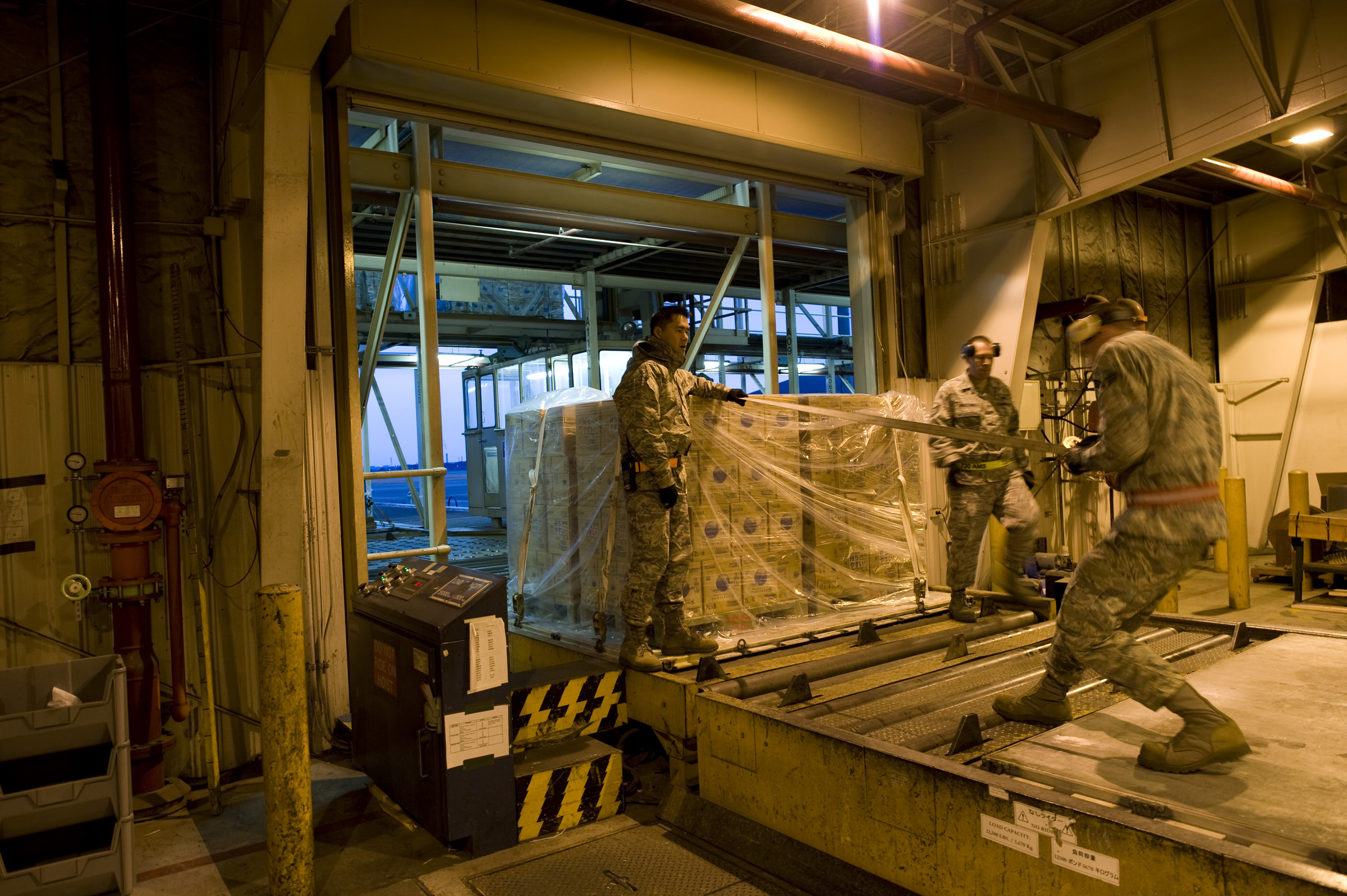 Port dogs from two squadrons partner for Operation Tomodachi > Yokota ...