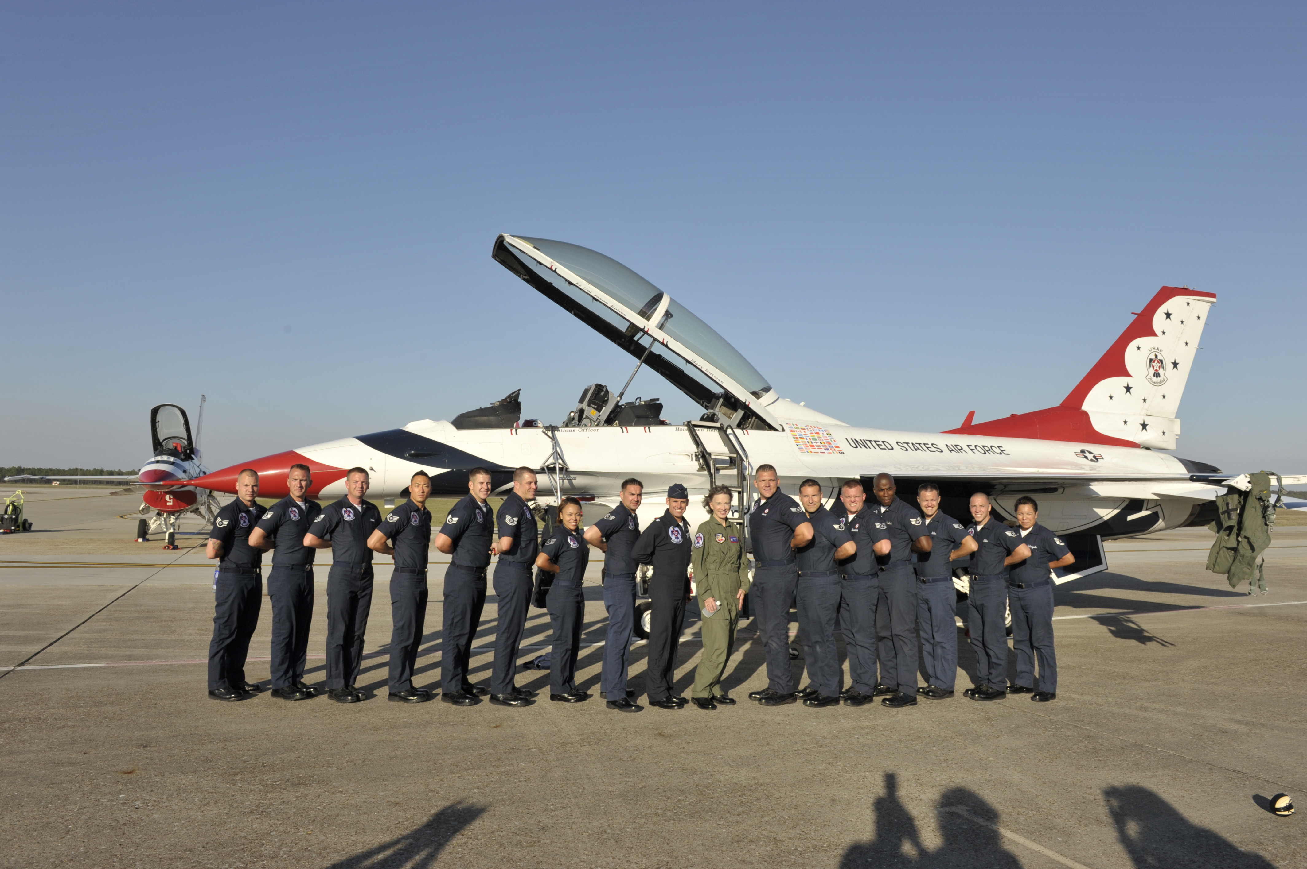 USAF Thunderbirds give hometown hero a lift > Tyndall Air Force Base > News