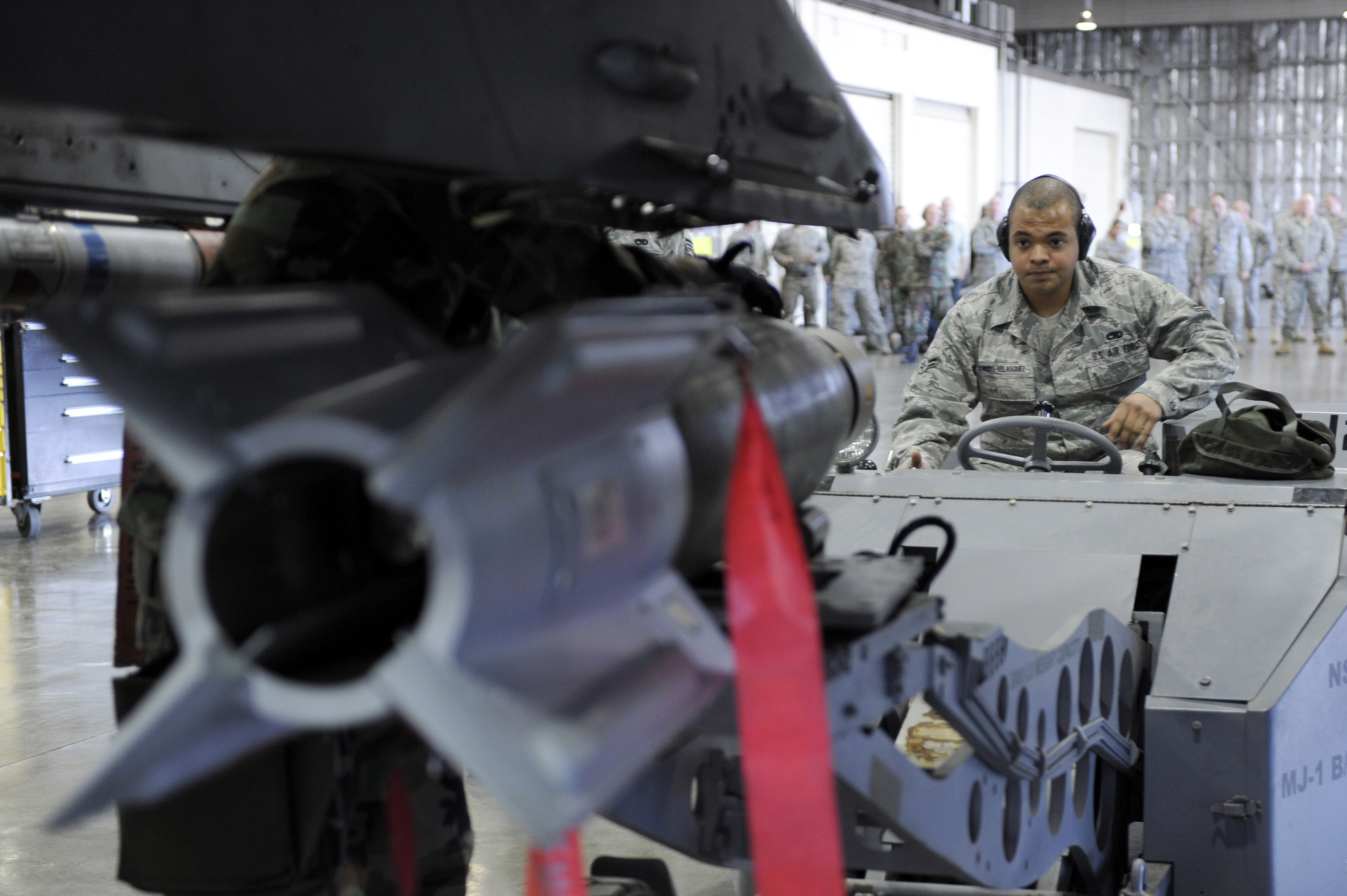 35 AMXS races against time during load crew competition