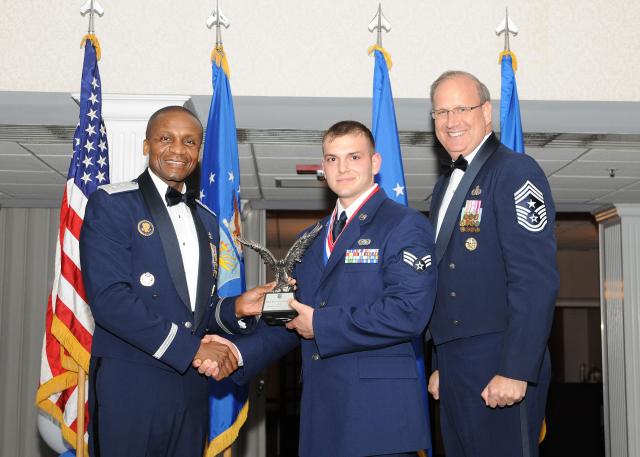 AFDW's best celebrated at banquet > Air Force District of Washington ...