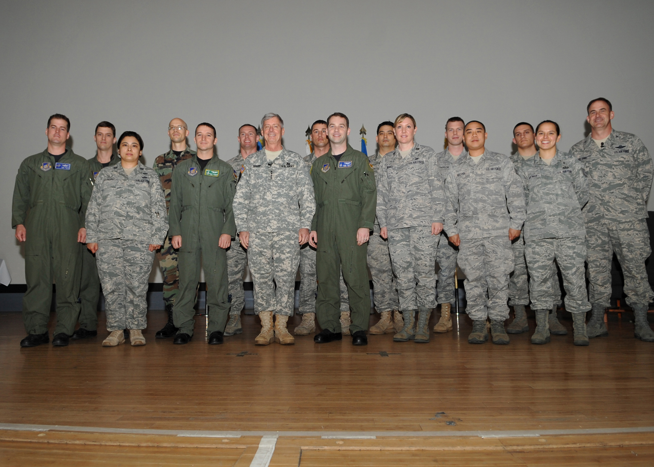 USFK commander recognizes ORI outstanding performers > Osan Air Base ...