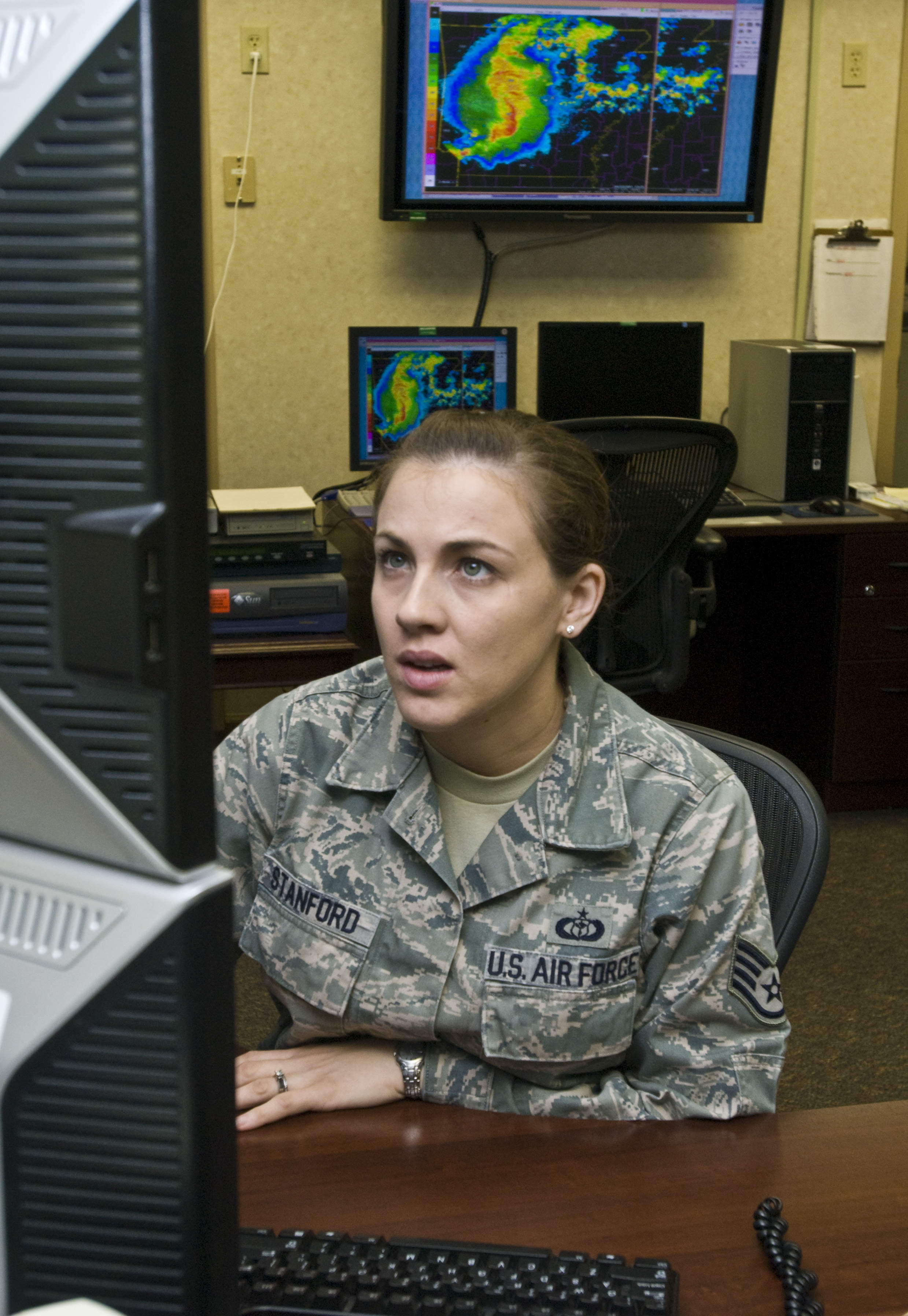 Little Rock AFB weather flight chases down EF-2 twister > Air Mobility ...
